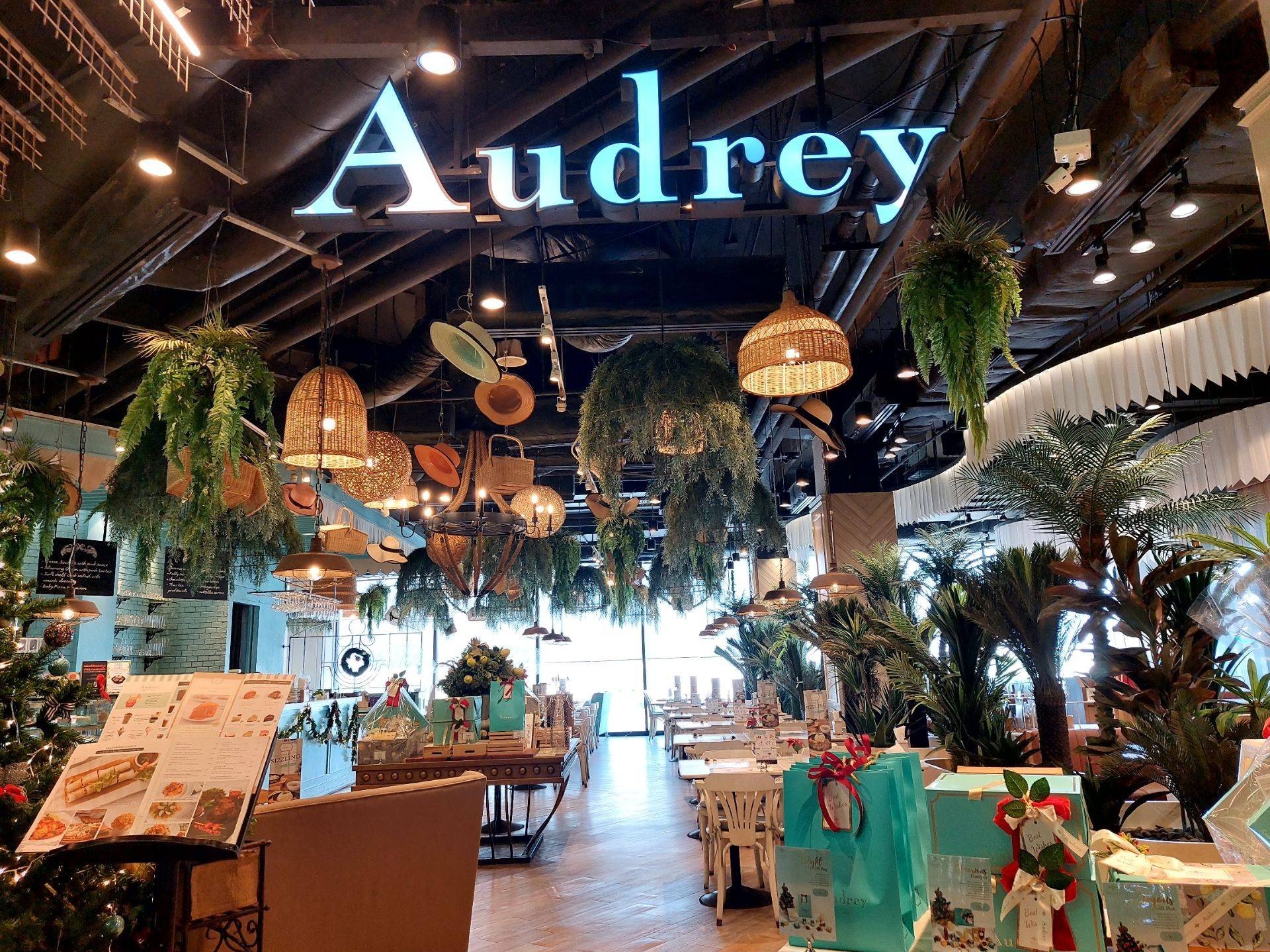 รีวิว Audrey Cafe เซ็นทรัลพลาซ่า ลาดพร้าว ชั้น 4 - อาหารฟิวชั่น ร้านสวย ...