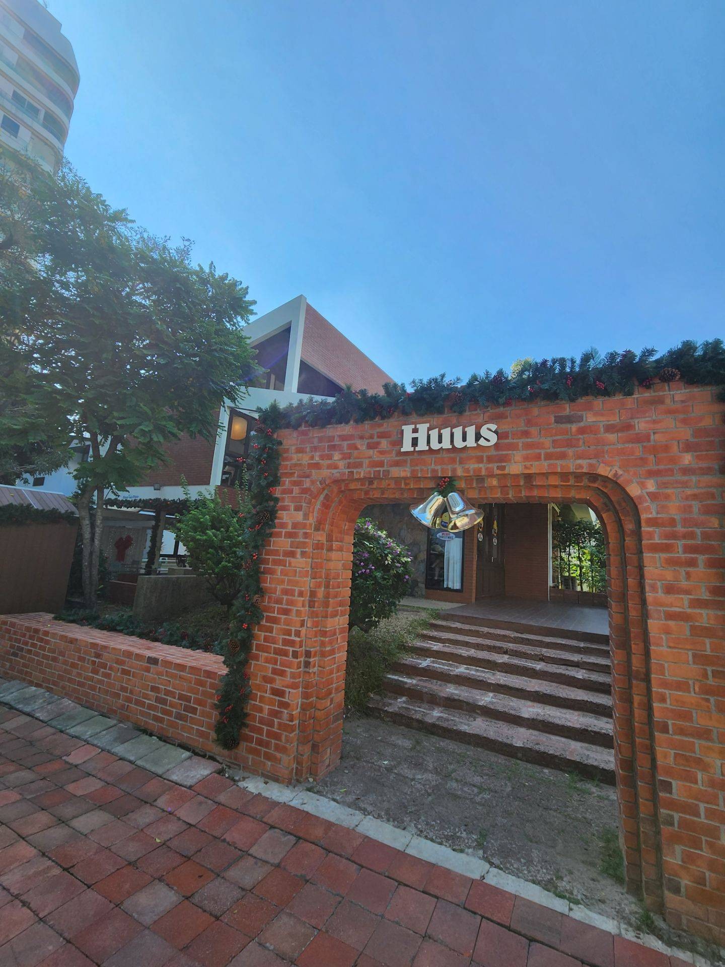 รีวิว Huus Plate สุขุมวิท60 - จิบกาแฟ ชมบรรยากาศเขียวขจีสไตล์โฮมมี่สุดๆ ☕️