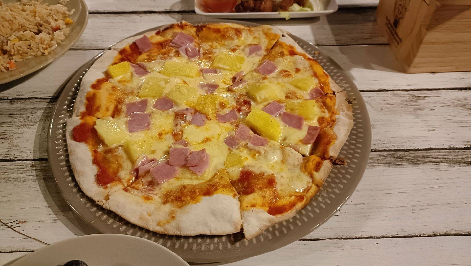 รีวิว Coconut Pizza หาดสามร้อยยอด