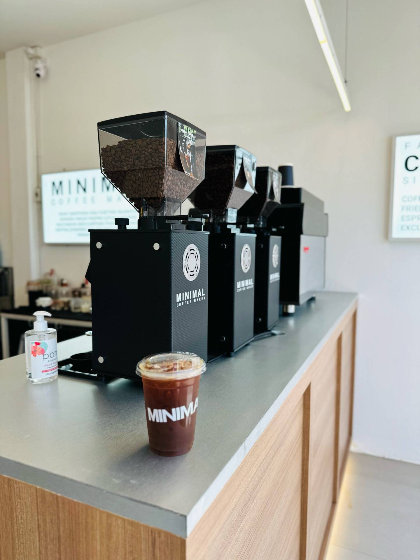 รีวิว Minimal coffee ตลาดธานินทร์ - กาแฟสด ย่านกาดธานินทร์ ราคาไม่แพง บริการรวดเร็ว