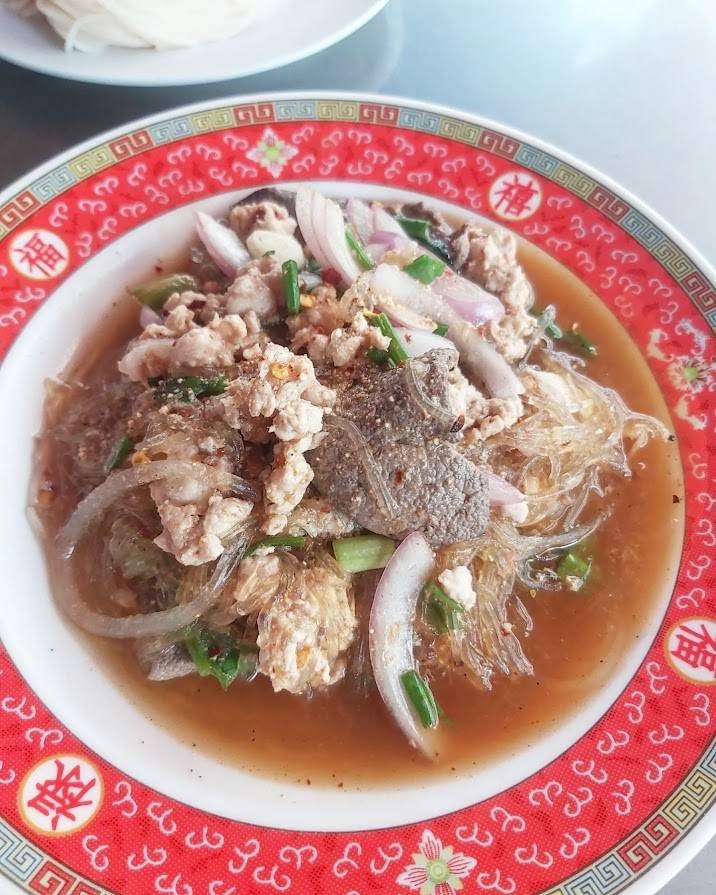 รูป ส้มตำเจ๊แดงสามย่าน ต้นตำหรับ