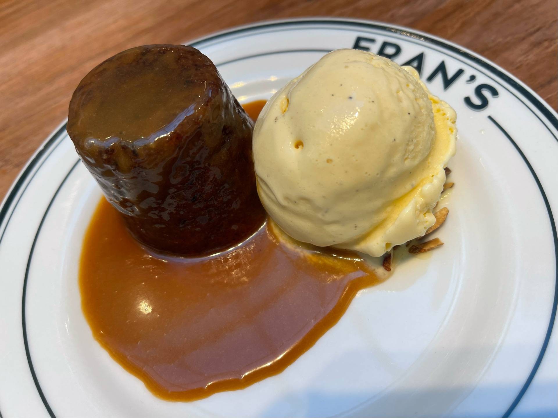 Sticky rice pudding with ice cream ร้าน Fran’s - Brunch & Greens สาธร ซอย 1