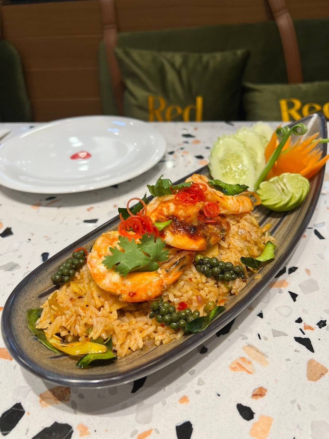 รีวิว Red Rabbit Diner & Bar Lotus's North Ratchapruek - ร้านนี้สวยและ ...