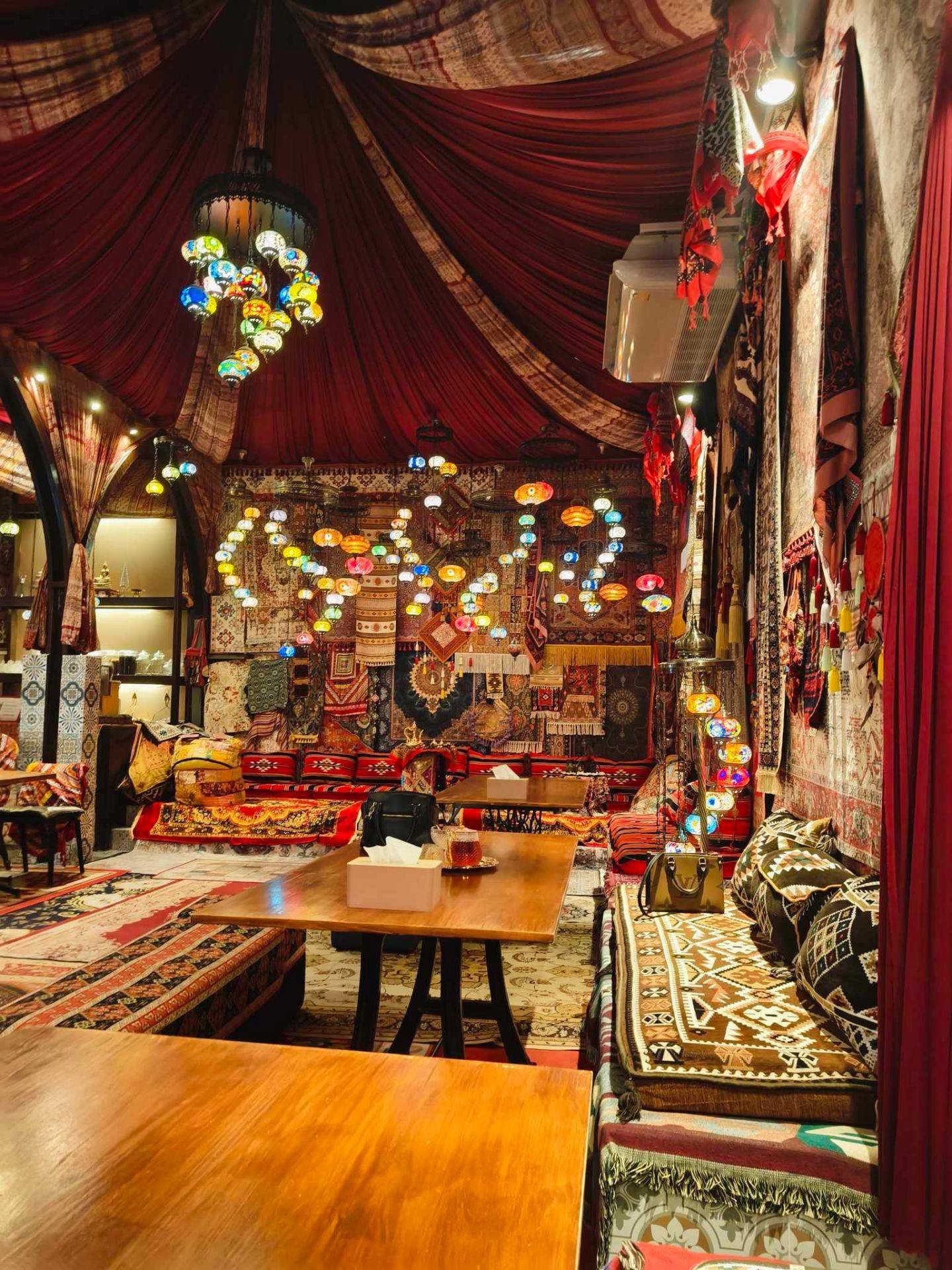 รีวิว Shakti Cafe & Bistro - ร้านอาหารและคาเฟ่แนวตุรกี