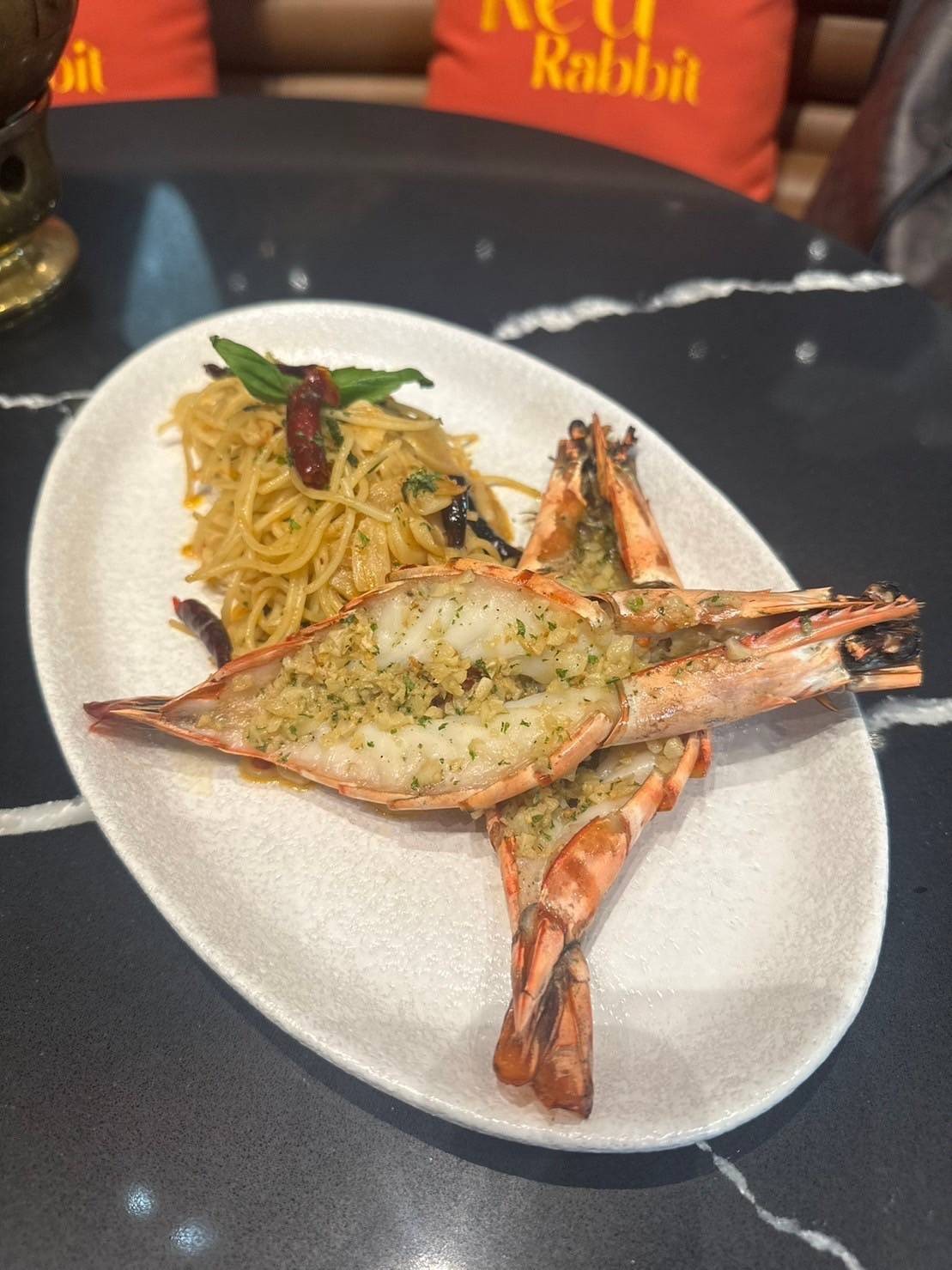 รีวิว Red Rabbit Diner & Bar Lotus's North Ratchapruek - สายดื่ม ดนตรี ...