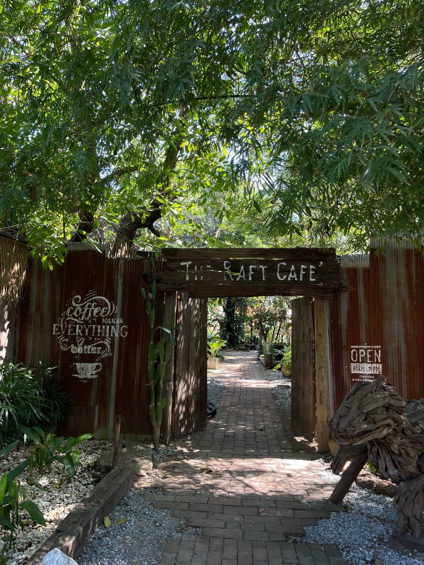 รีวิว The Raft Cafe’ Khaoyai - พิซซ่าเตาถ่าน บรรยากาศร่มรื่น