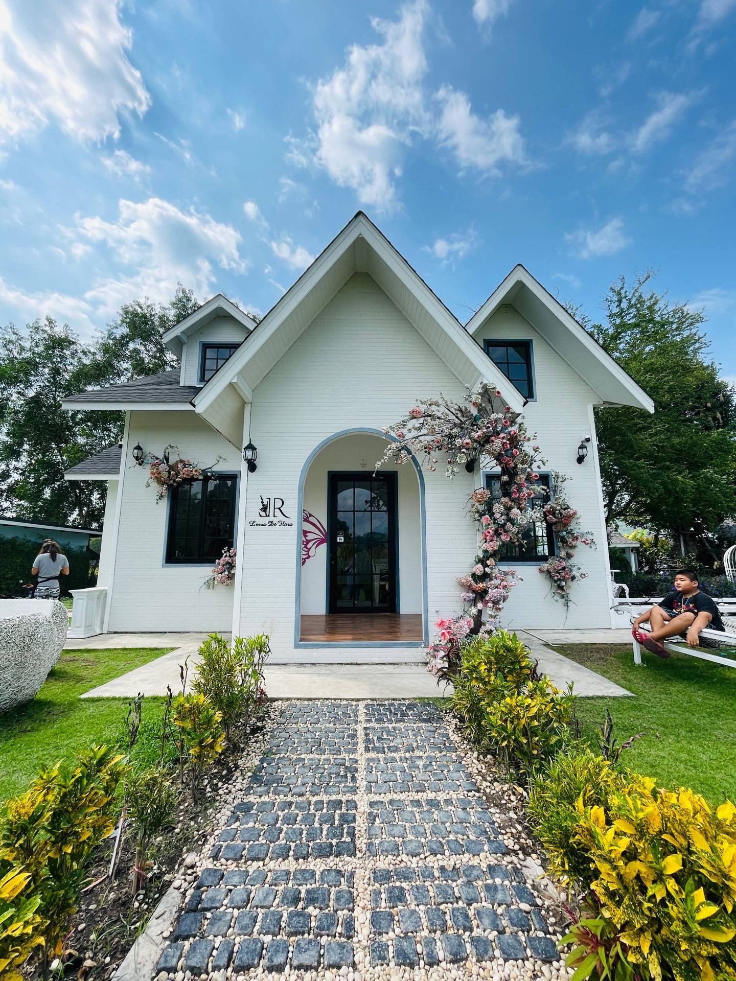 รีวิว Lerva De Flora Cafe’ - รีสอร์ท คาเฟ่และท้องนา