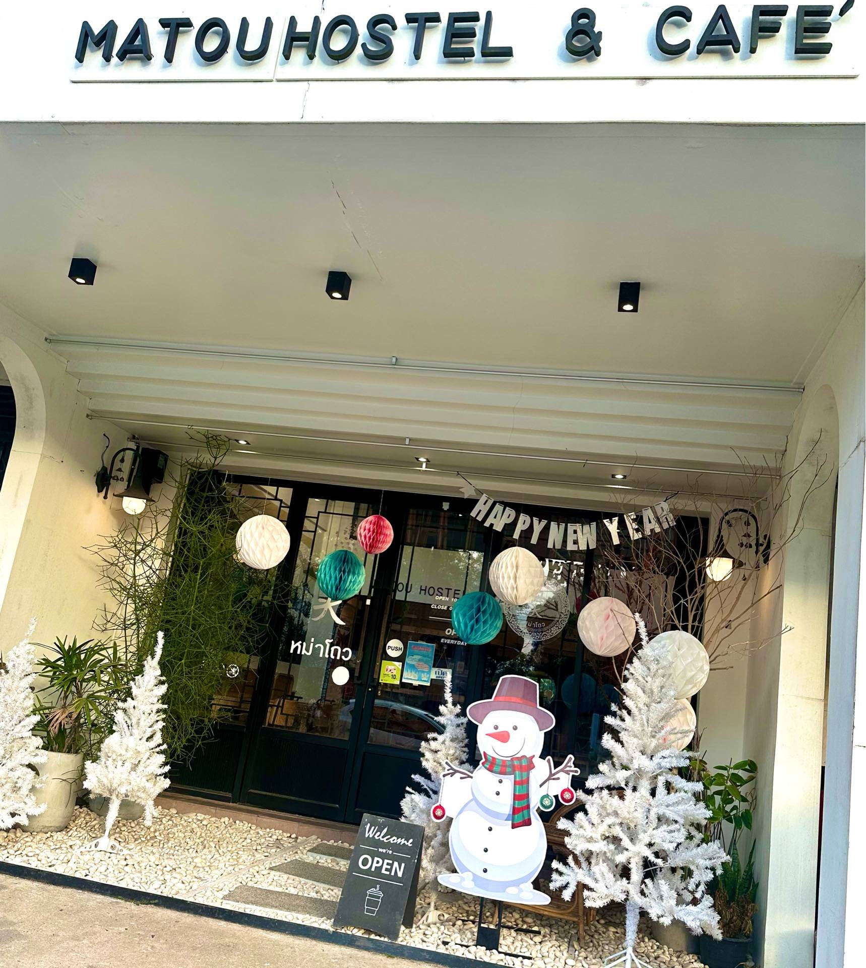 รีวิว Matou Hostel &cafe' - Hostel & Café แบบคอมฟี่ย์ 🪆🖼️ พักแล้วให้ฟีล ...