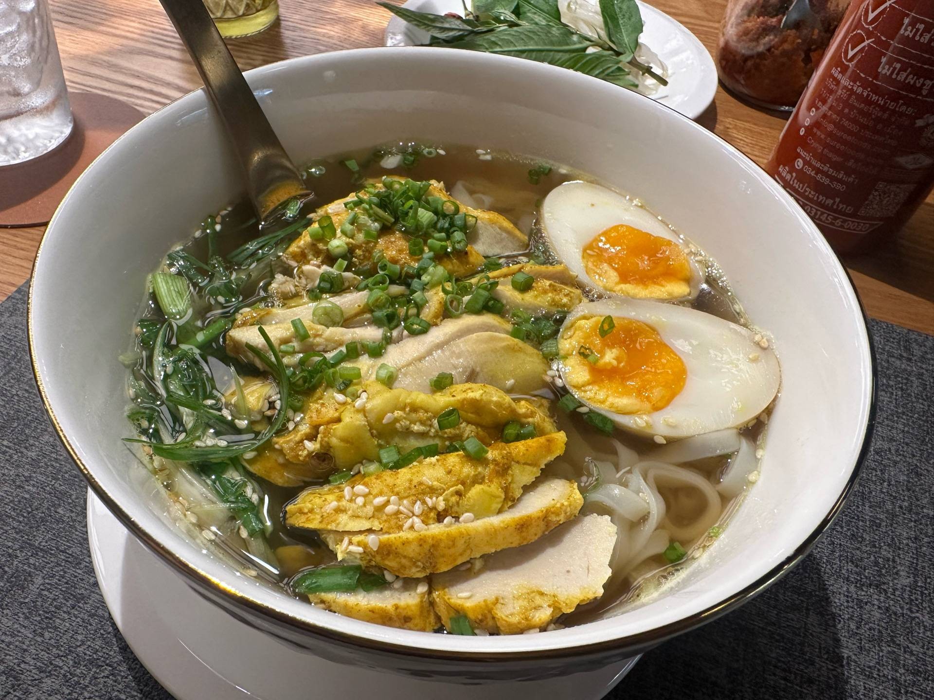 รีวิว เฝอ โฮโน Pho Hono คริสตัลปาร์ค เรียบด่วนเอกมัย-รามอินทรา - เฝอเวียดนาม บริการดี น้ำซุปอร่อย