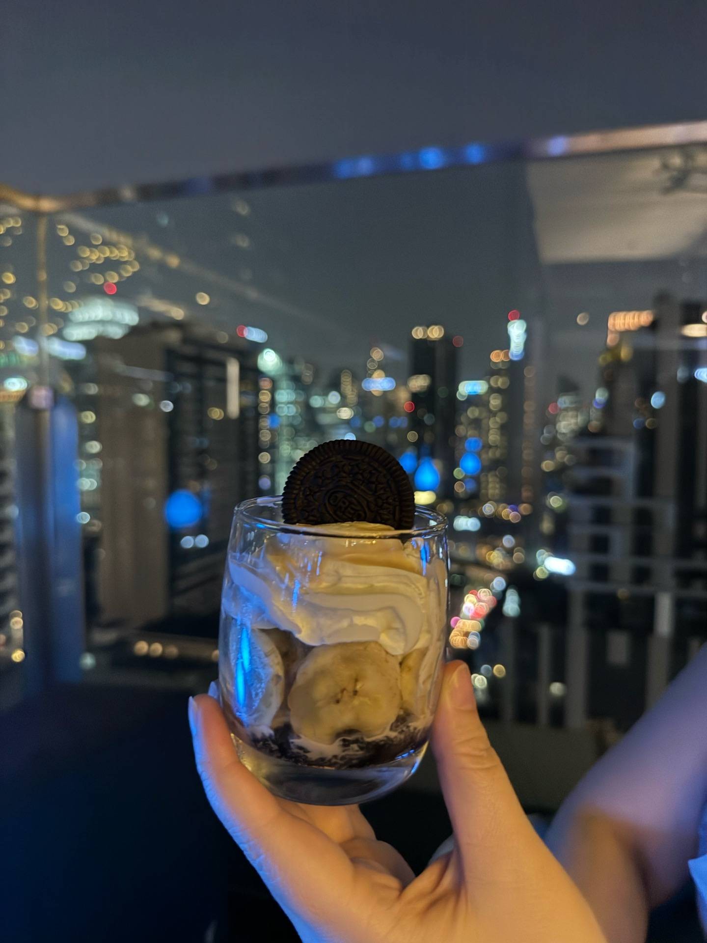 รีวิว SKY On 20 (Rooftop Bar) Novotel Bangkok Sukhumvit 20 - Sky on 20