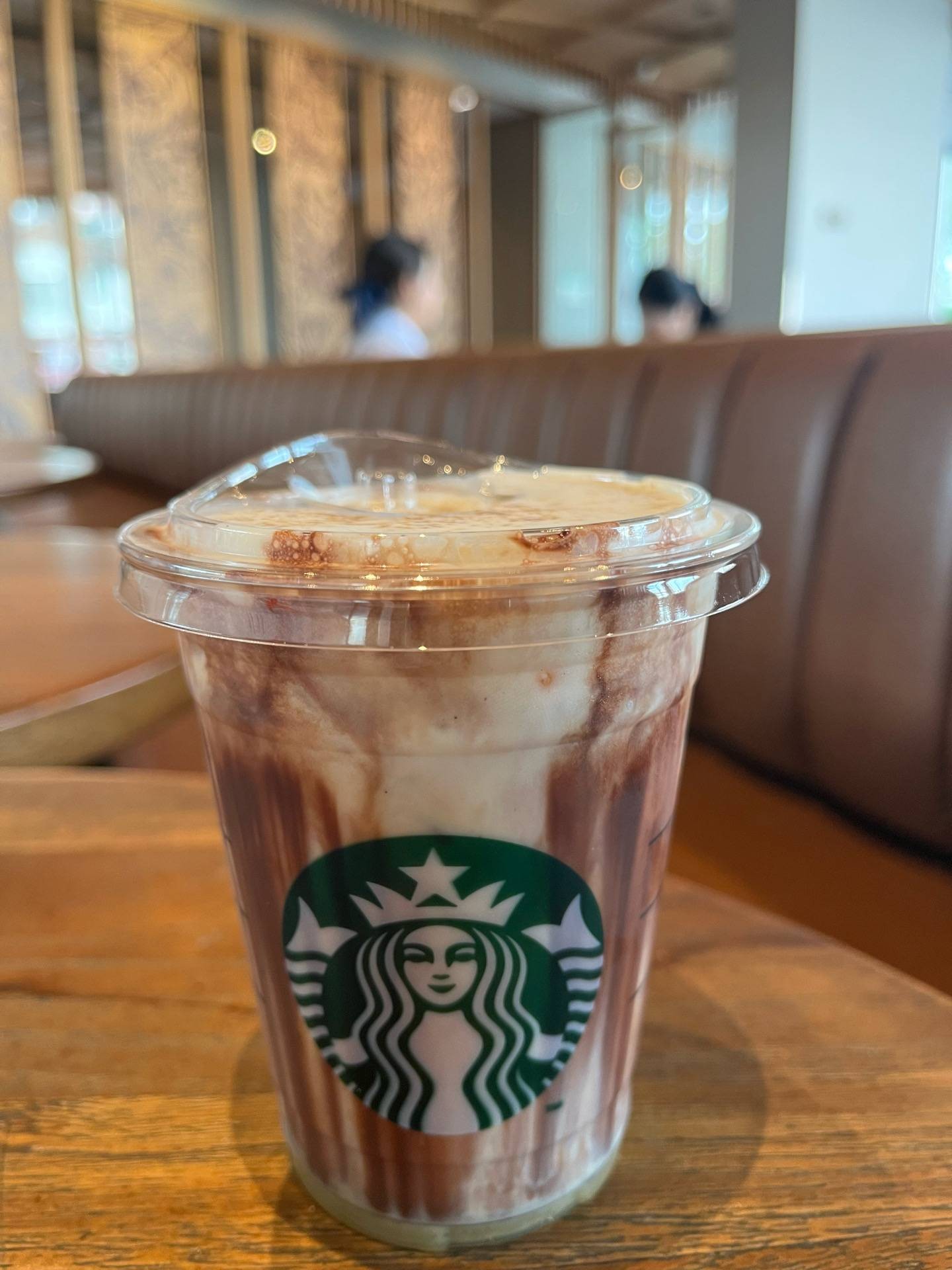 รีวิว Starbucks The Scene Town in Town - จุดรวมพลนั่งทำงาน