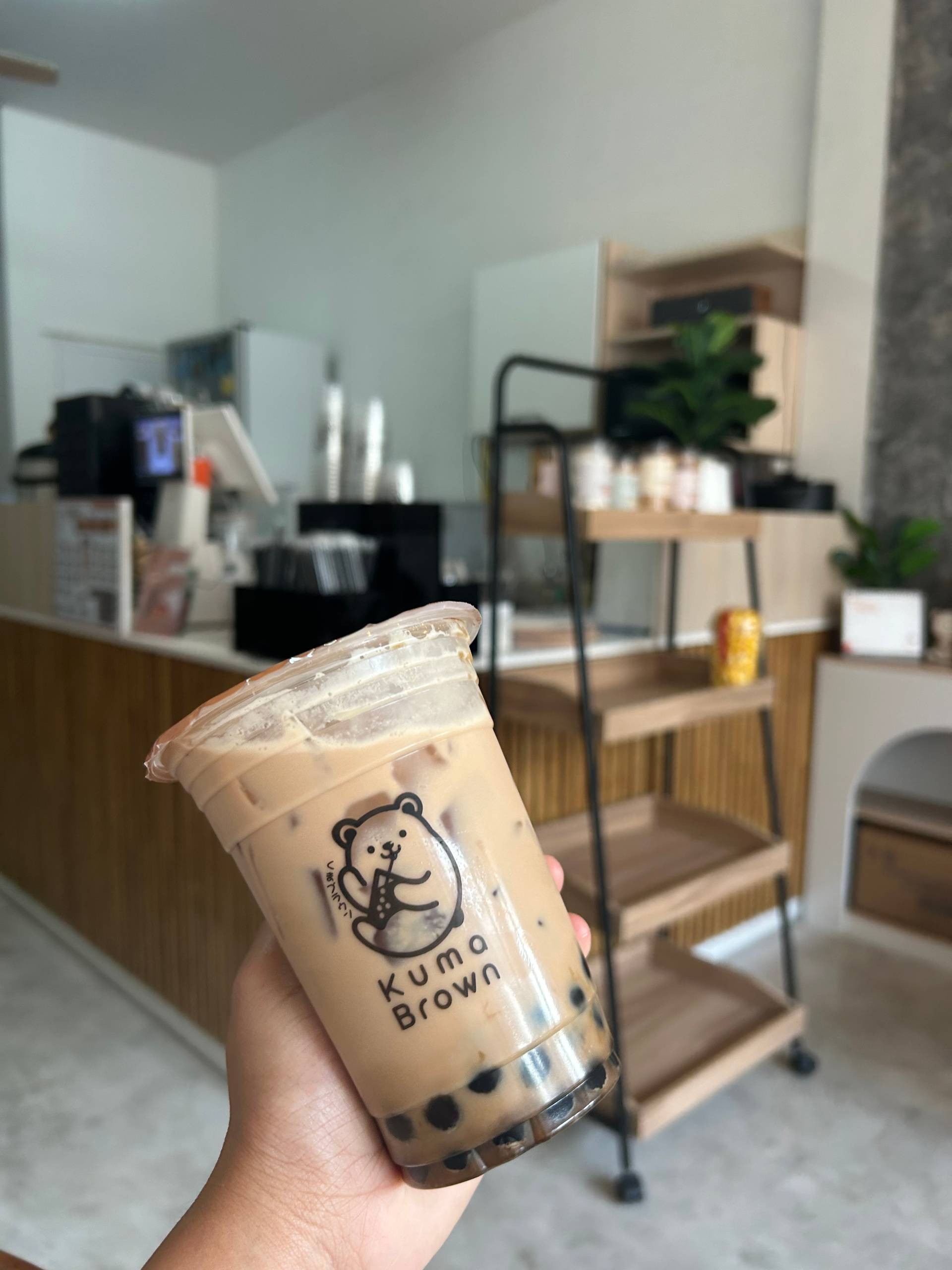 รีวิว Kuma Brown สาขา MRT สิรินธร ถนนจรัญสนิทวงศ์ - ชานมไข่มุก