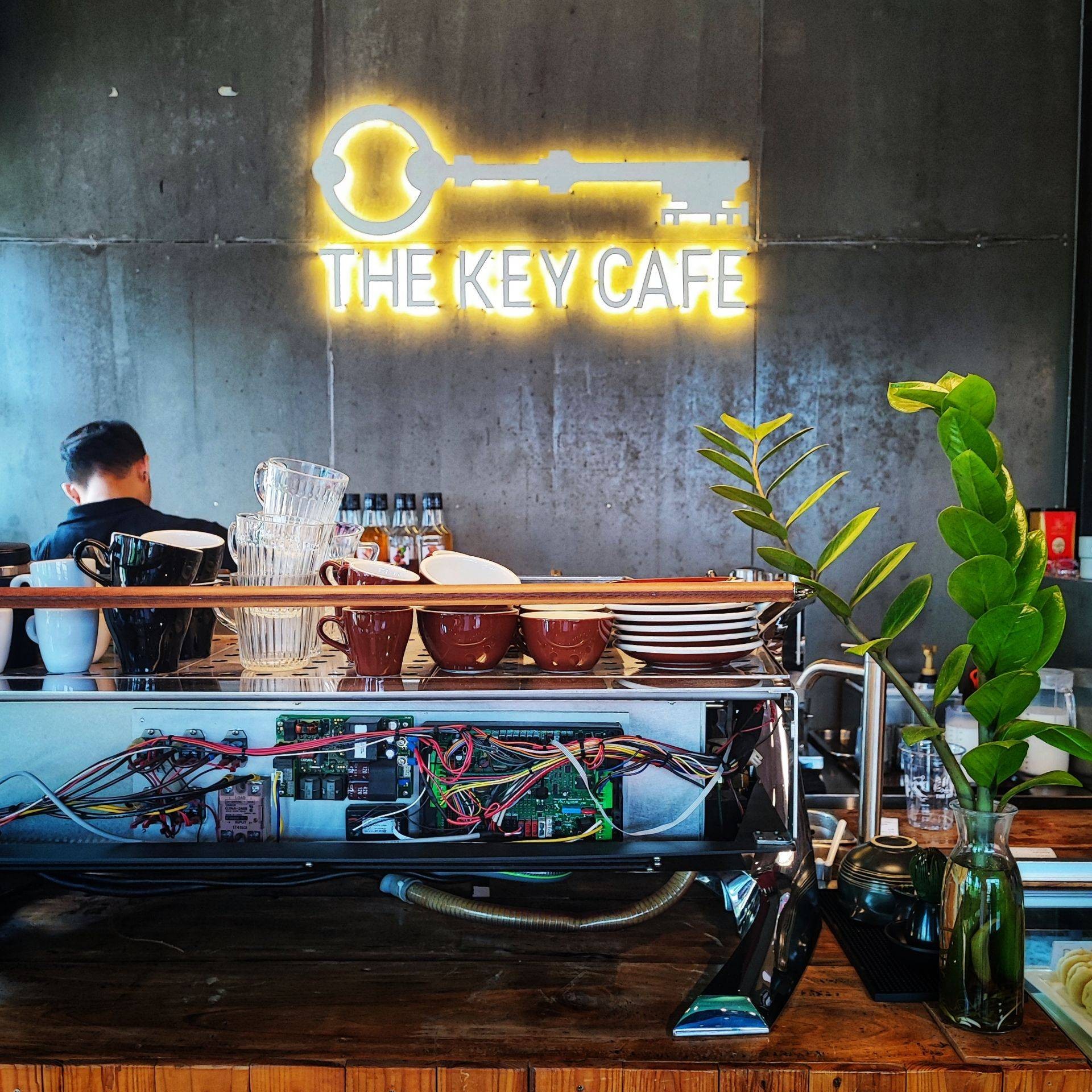 รูป THE KEY CAFE AND BISTRO