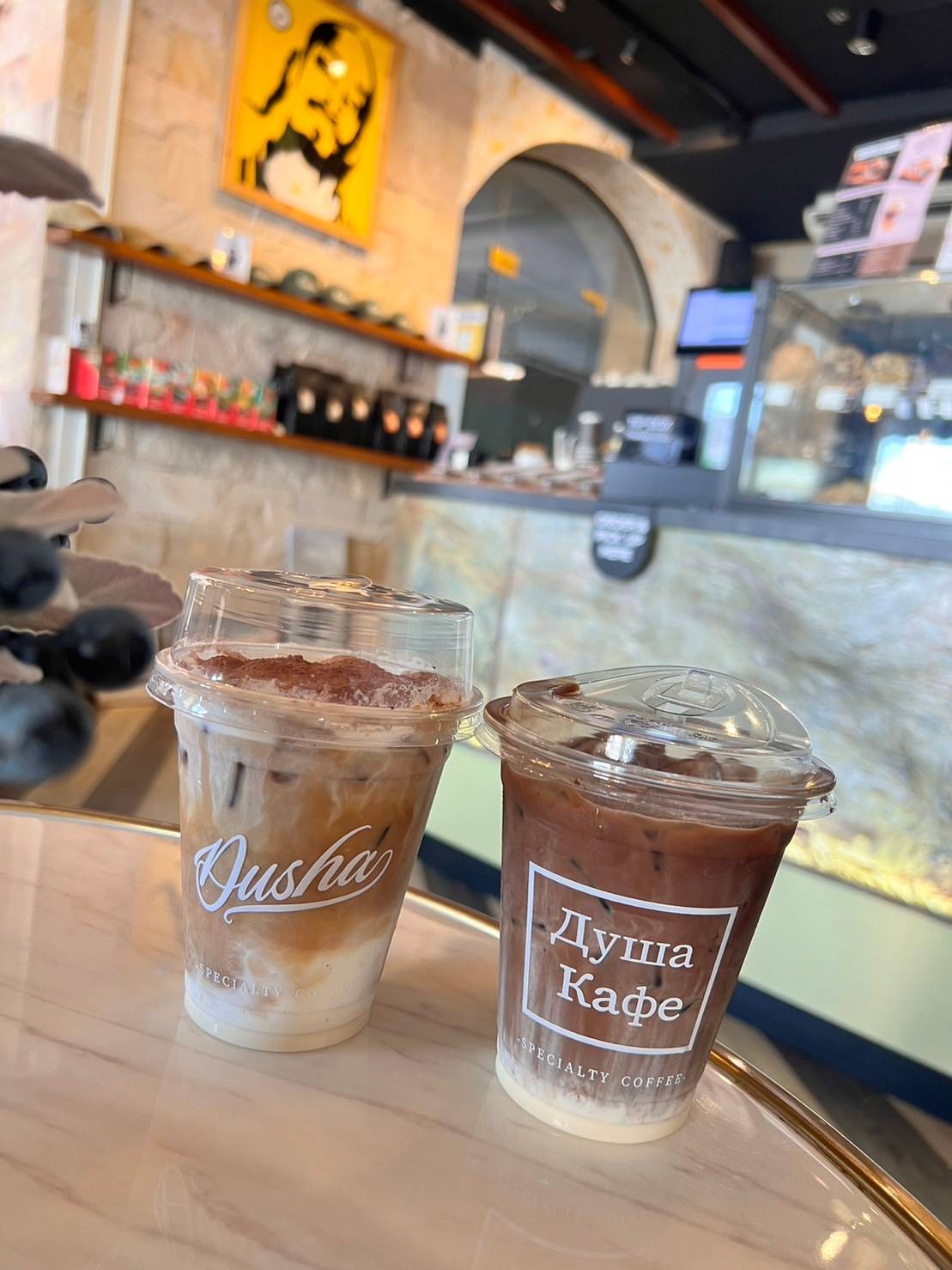 รีวิว Dusha Cafe' (ดูช่า คาเฟ่) Royal Phuket Marina @ Koh Kaew - พนักงาน