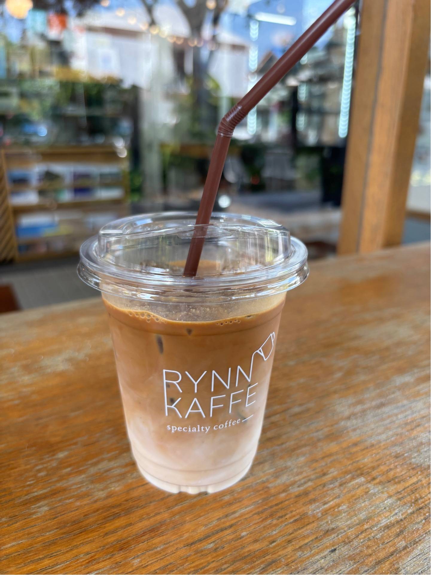 รีวิว Rynn Kaffe Rynn Kaffe - มาลอง Baby latte รสเข้มๆกับ RYNN
