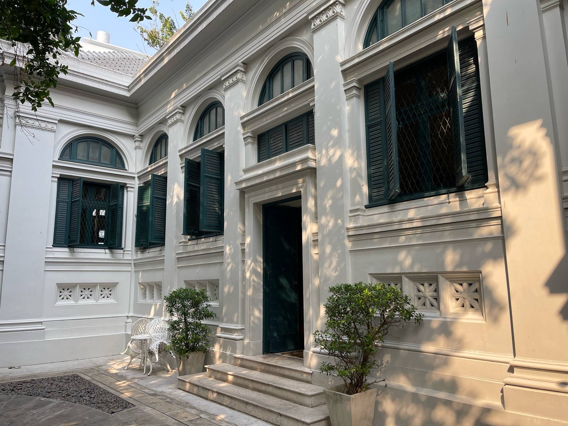 ร้าน Neilson Hays Library | รีวิวร้านอาหาร