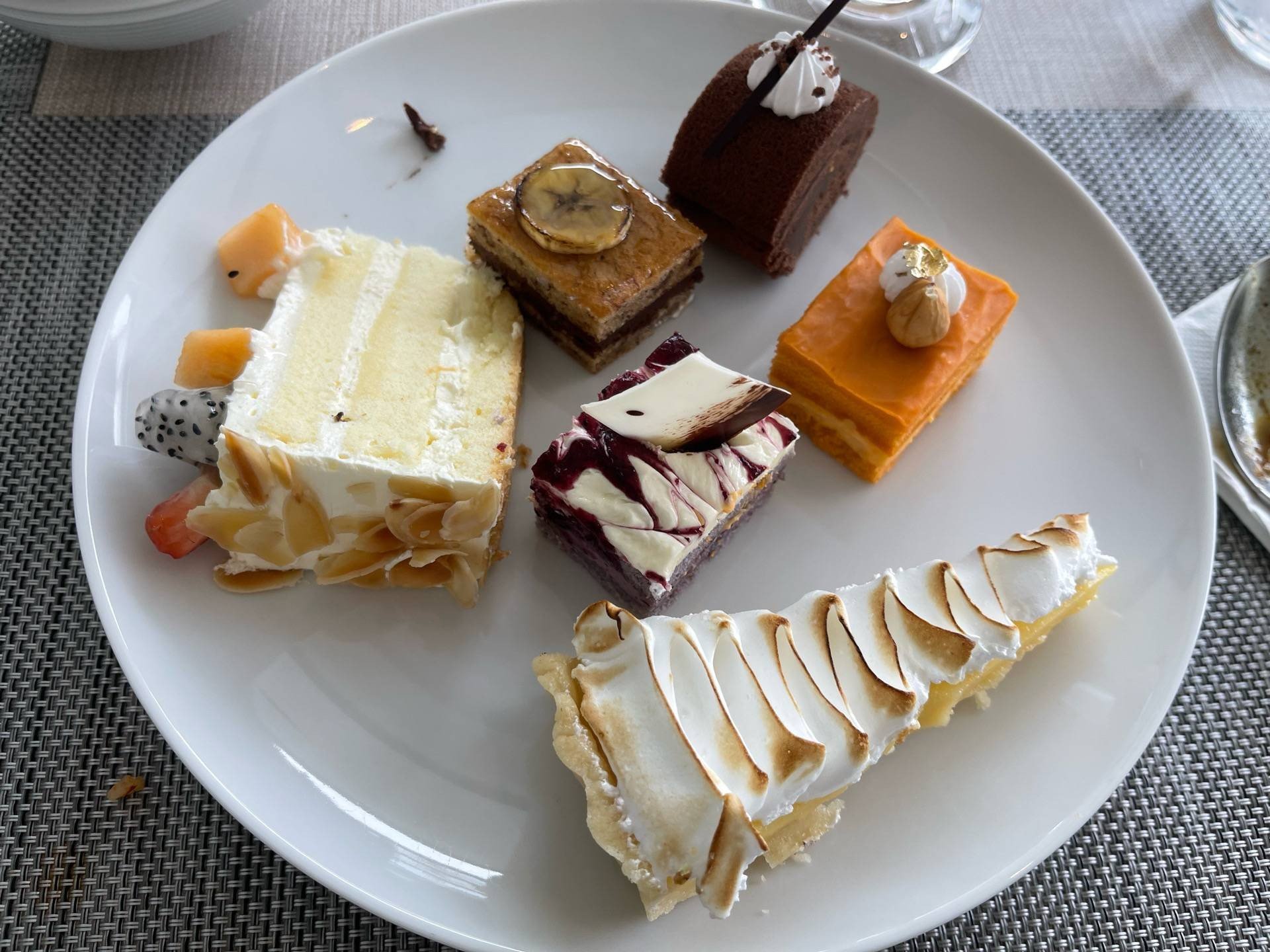 รูป Chon Som All Day Dining by Courtyard Marriott Suvarnabhumi Airport