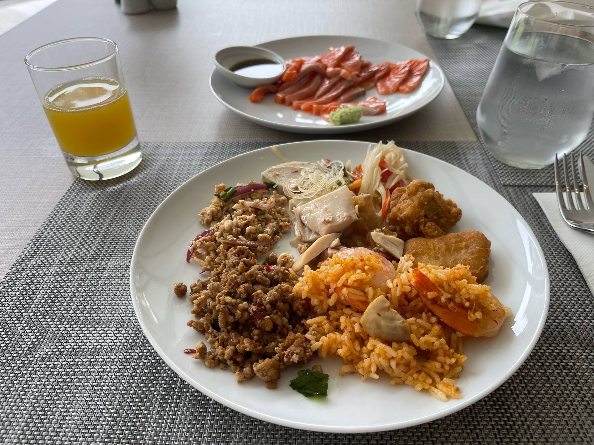 รูป Chon Som All Day Dining by Courtyard Marriott Suvarnabhumi Airport