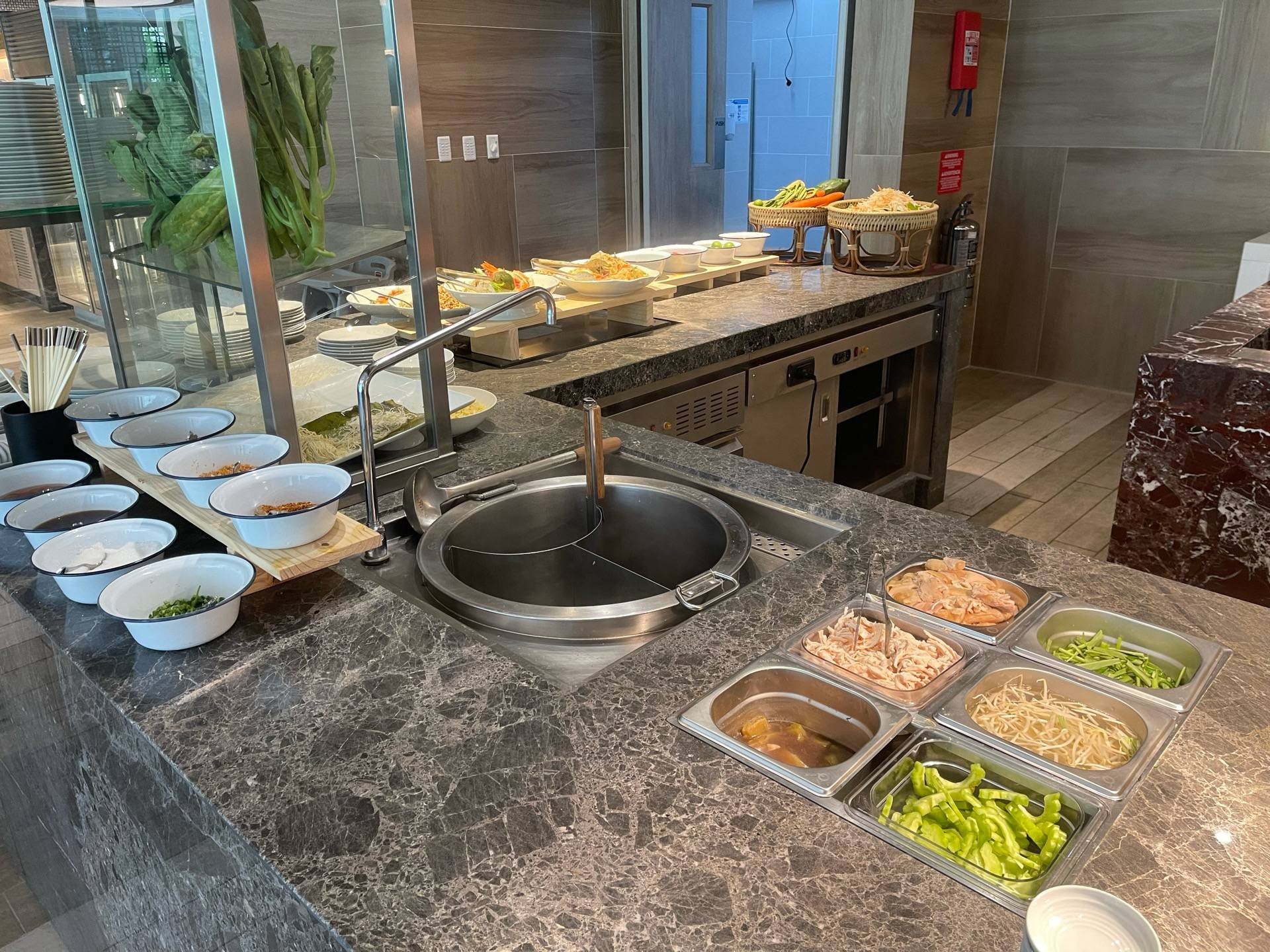 รูป Chon Som All Day Dining by Courtyard Marriott Suvarnabhumi Airport