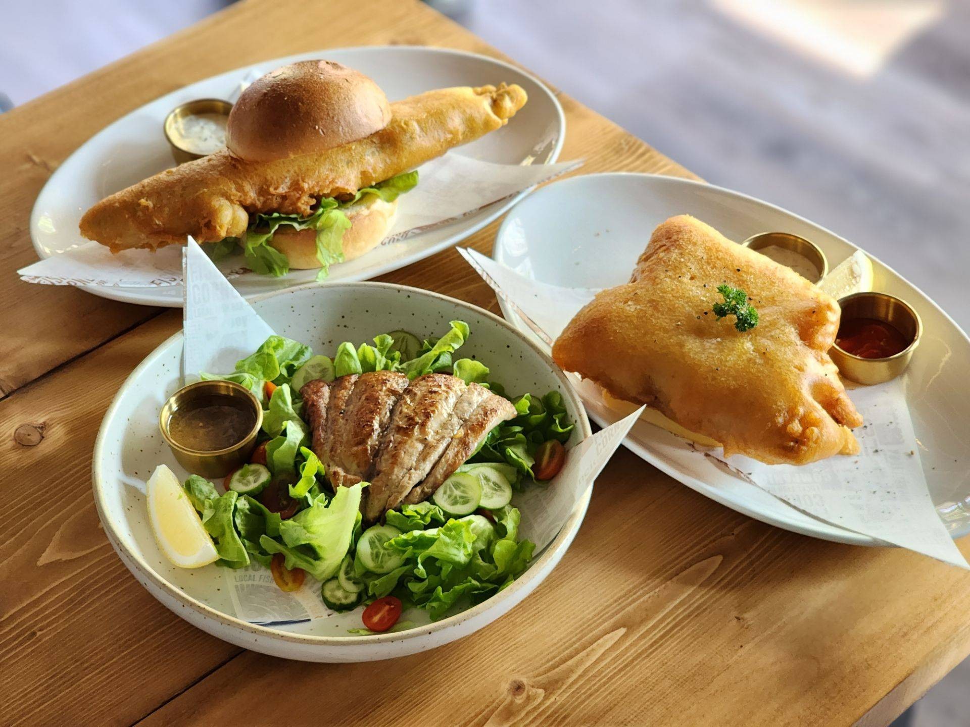 รีวิว Fish Corner - BKK - - ปลาไทยมาทำเมนูทอดแบบฟูกรอบน่าทาน