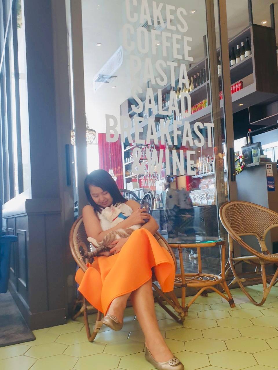 รูป A Pink Rabbit + Bob Terminal 21 พระราม 3