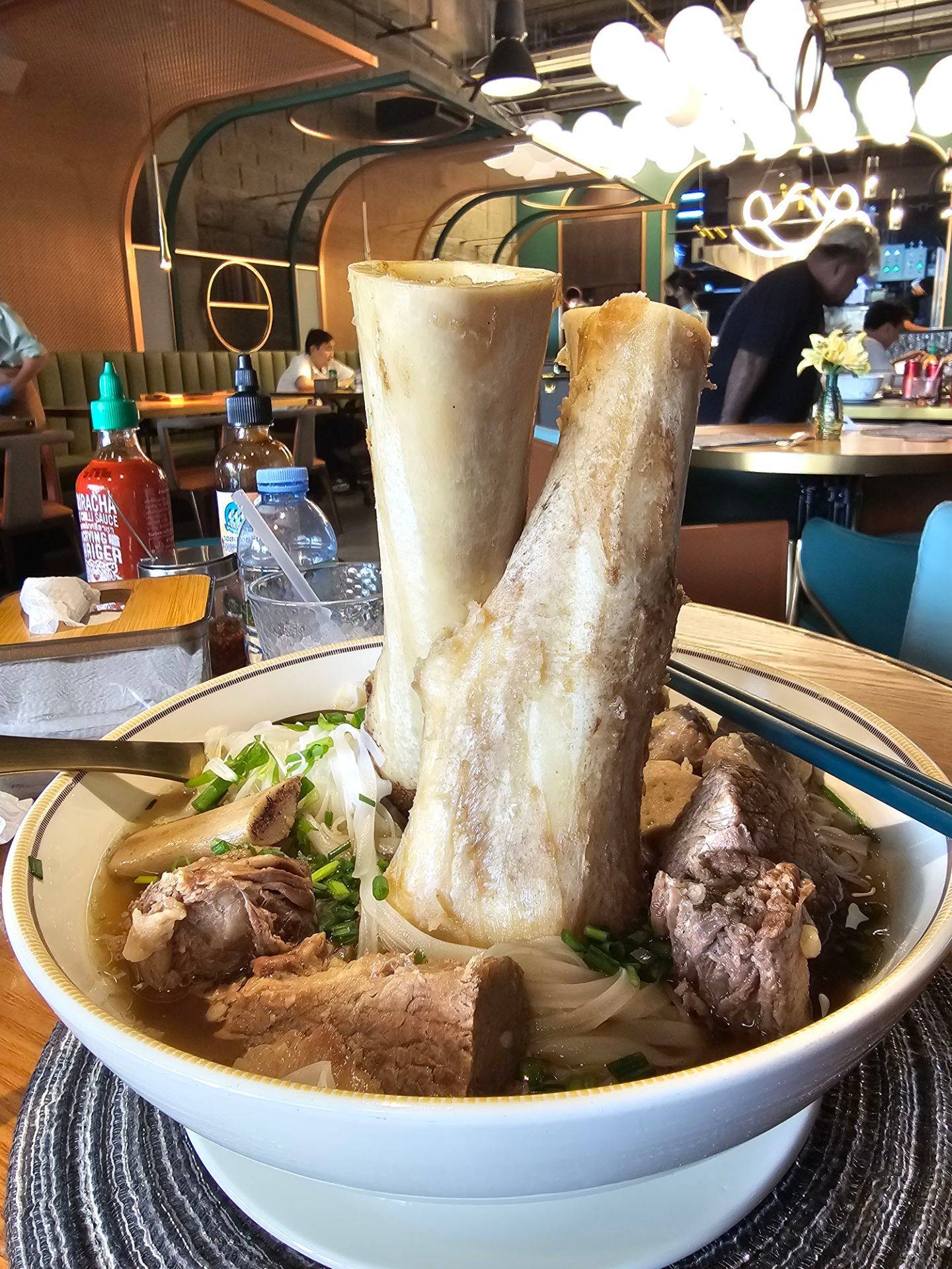 รีวิว เฝอ โฮโน Pho Hono คริสตัลปาร์ค เรียบด่วนเอกมัย-รามอินทรา - เฝอร์ไฮโซสมคำร่ำลือ