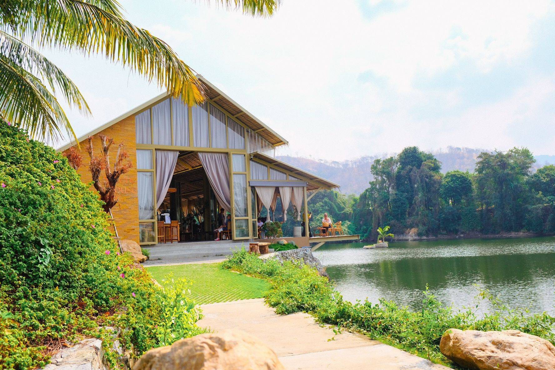 รีวิว Serene House Cafe - Serene House Café 🌴 ชลบุรี