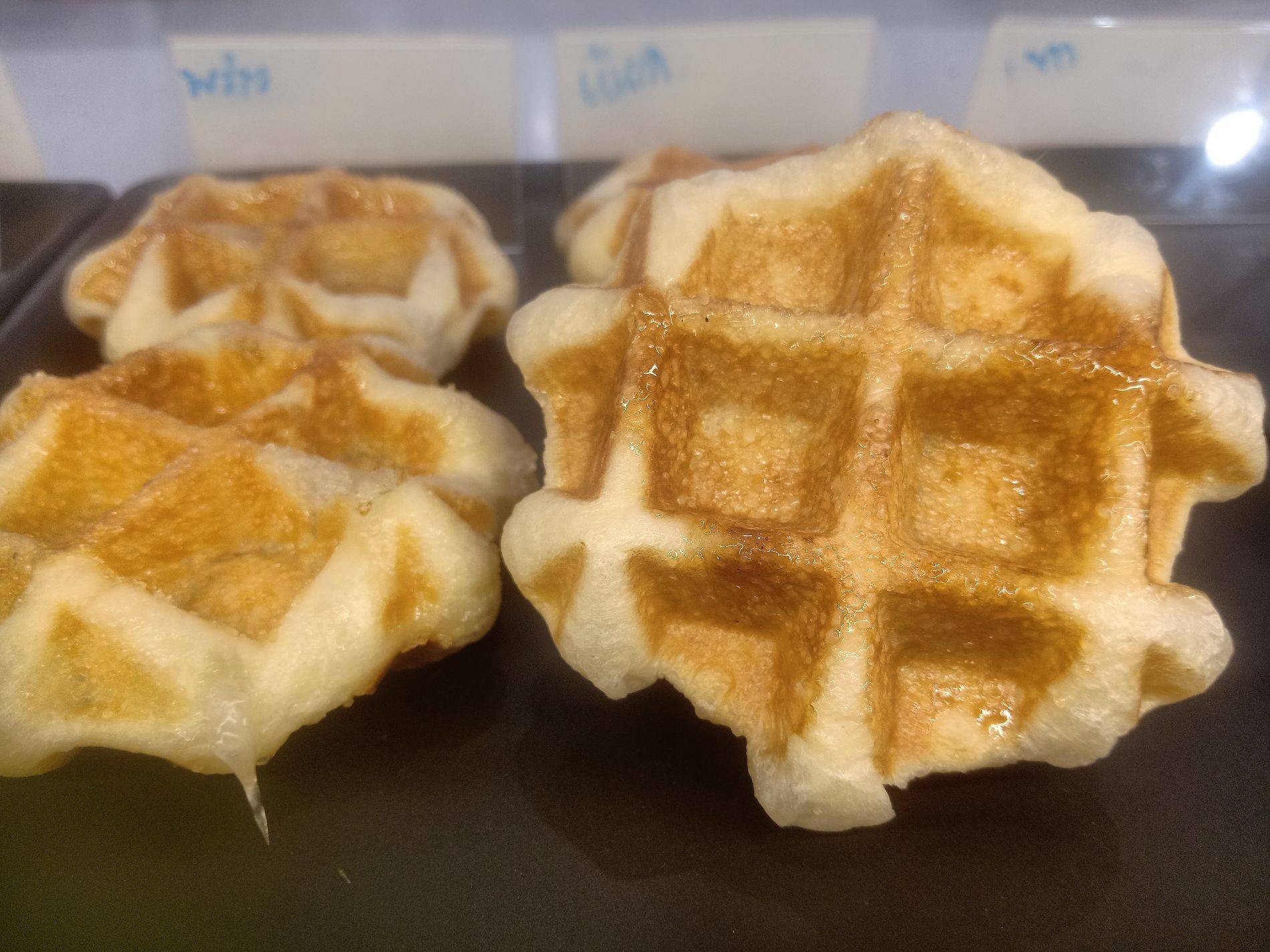 ร้าน Waffle Hug แมคโครโลตัสมอลล์ ท่าทราย | รีวิวร้านอาหาร