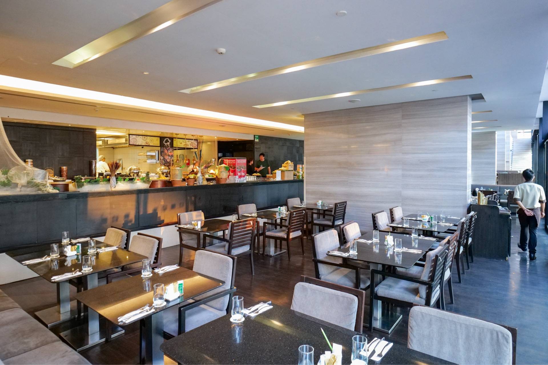 รูป Zeta Cafe โรงแรมฮอลิเดย์อินน์ กรุงเทพฯ