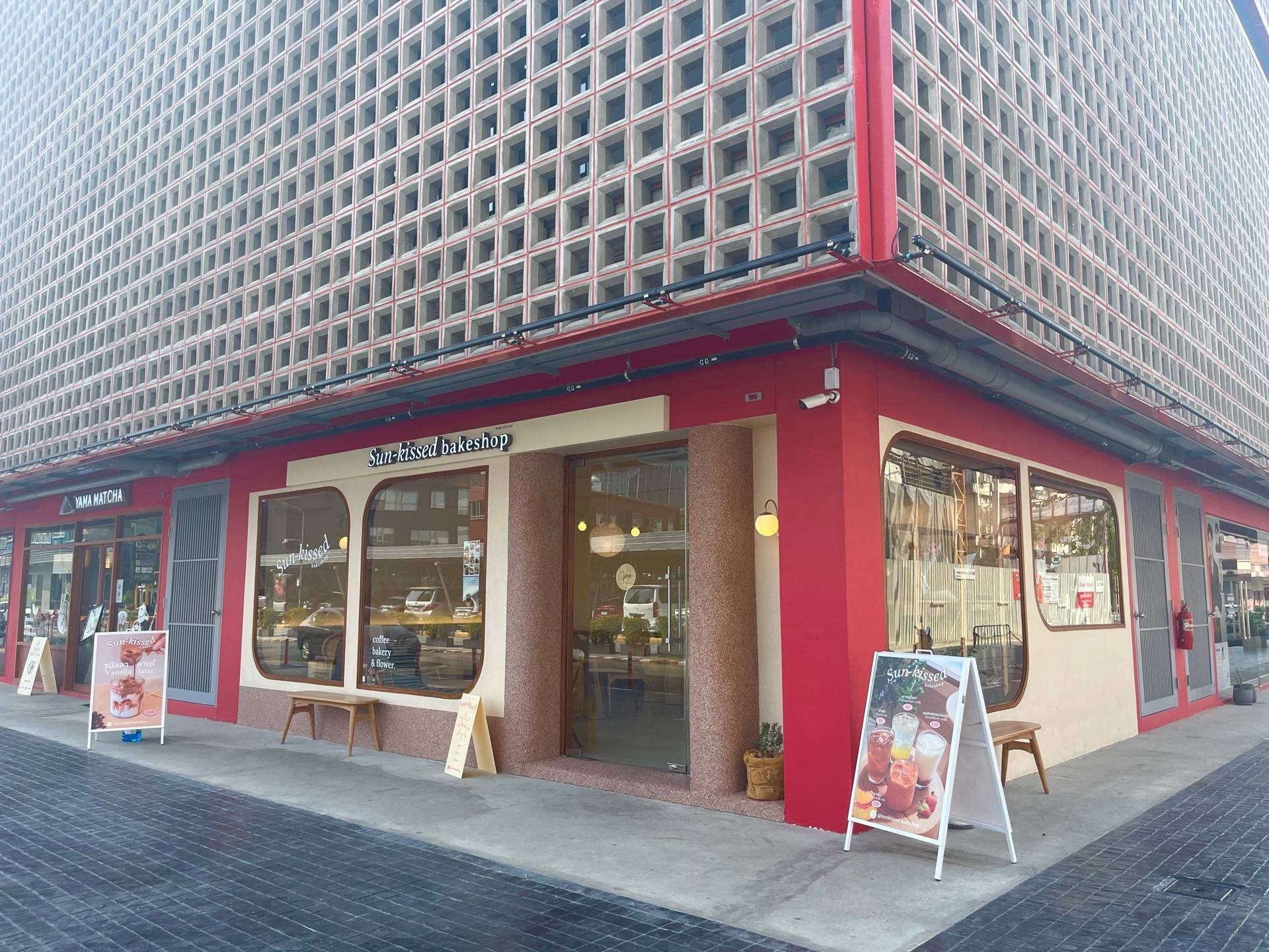 รีวิว Sun-kissed Bakeshop Block 28x - Sun-kissed bakeshop 🍰🥛 คาเฟ่ที่แสงสวยสมชื่อ mood ดีทีเดียว ...