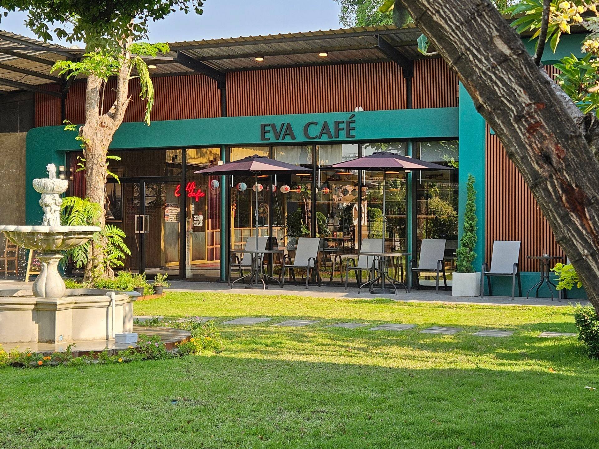 รีวิว Eva Cafe - - สบายๆบรรยากาศ ดี