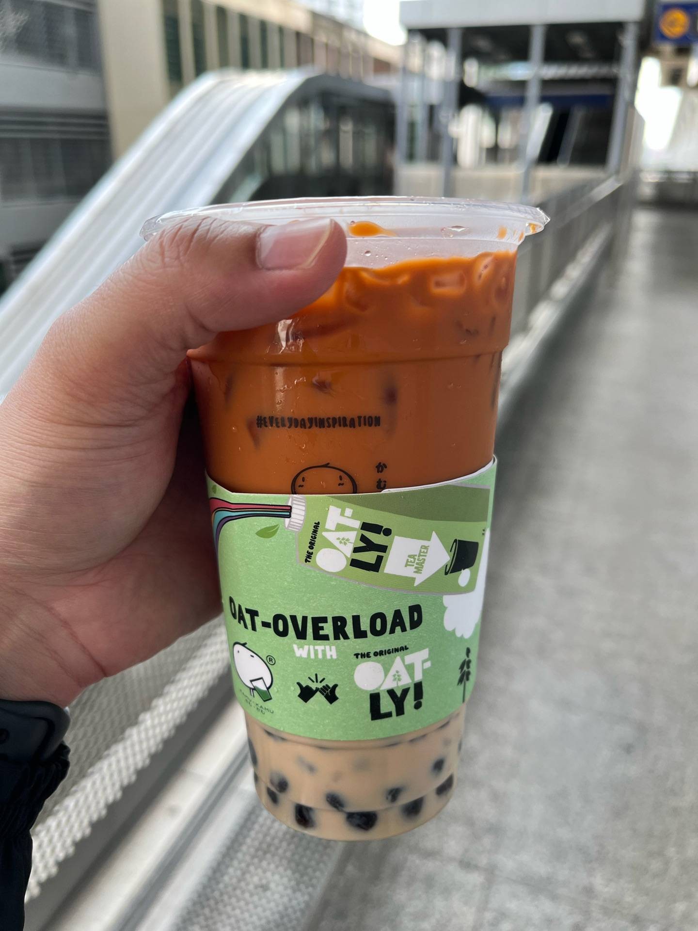 รีวิว Kamu Tea BTS Chong Nonsi - ชาไทยนมโอ๊ลมิลค์กล่องเขียว