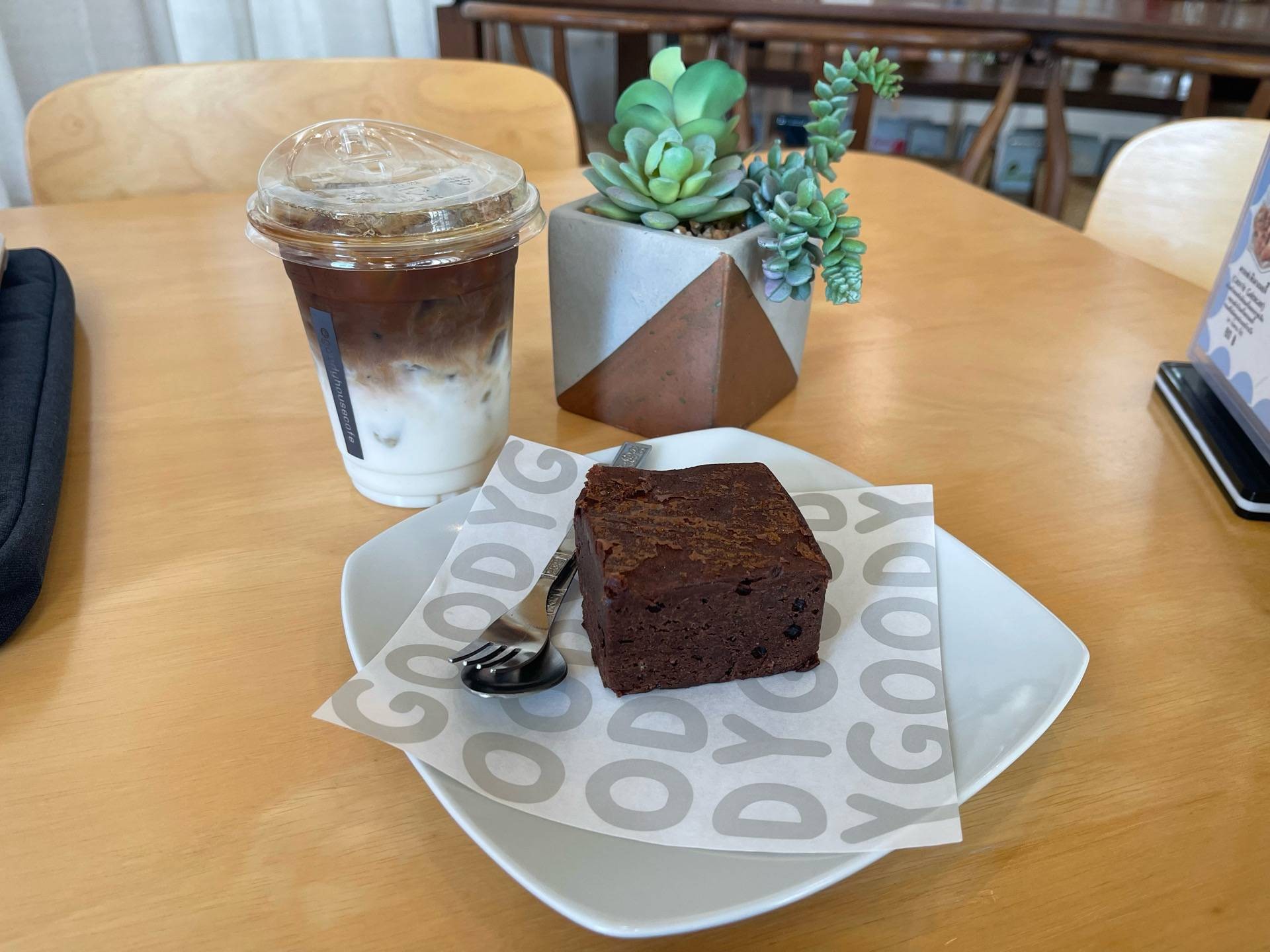 รีวิว Goody House Cafe & Chillax Goody - คาเฟ่น่ารักๆ มีขนมเครื่องดื่ม
