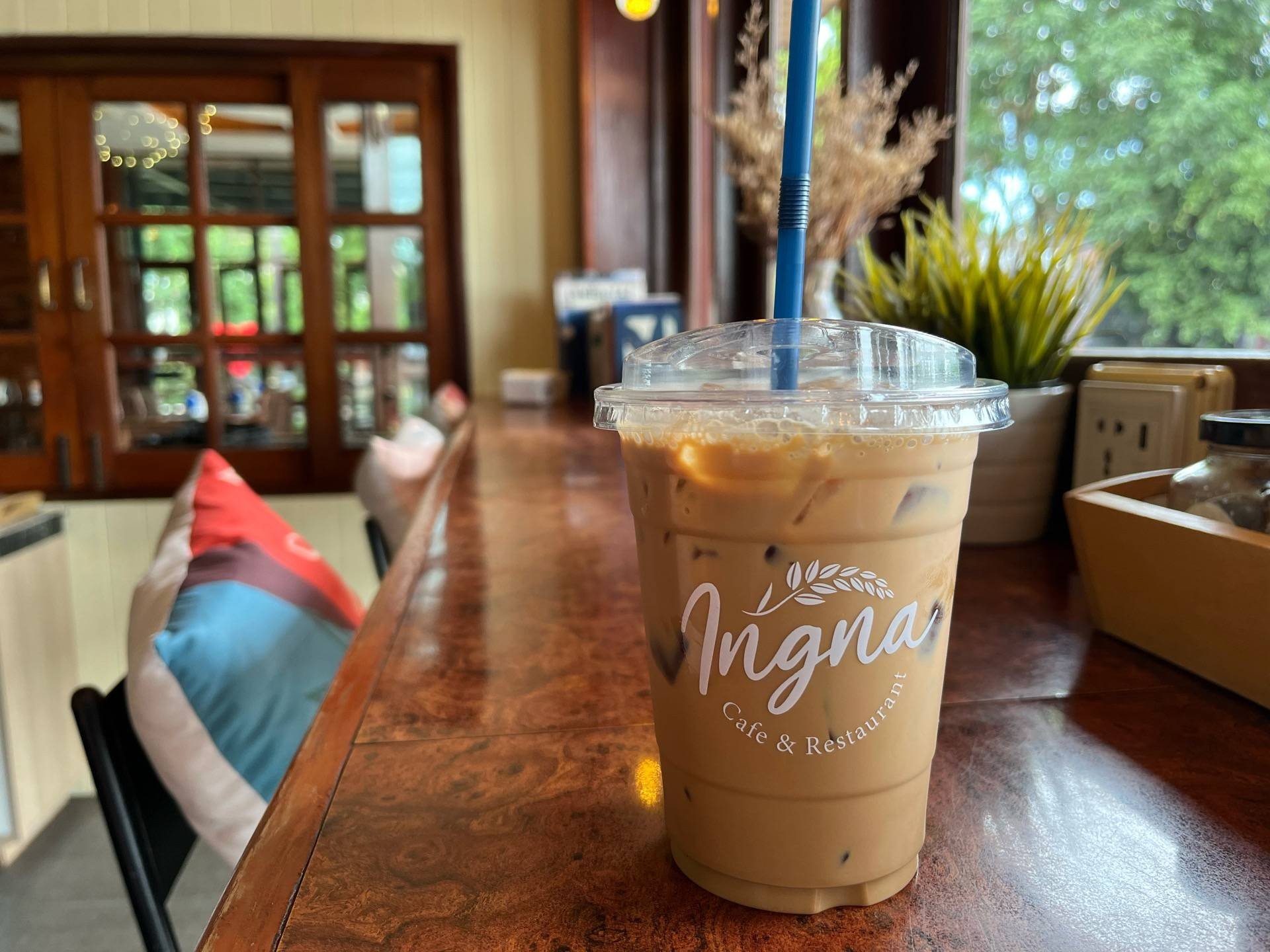 รีวิว Ingna Cafe Chaiyaphum - มาแวะซื้อกาแฟที่อิงนาคาเฟ่บรรยากาศสุด ...