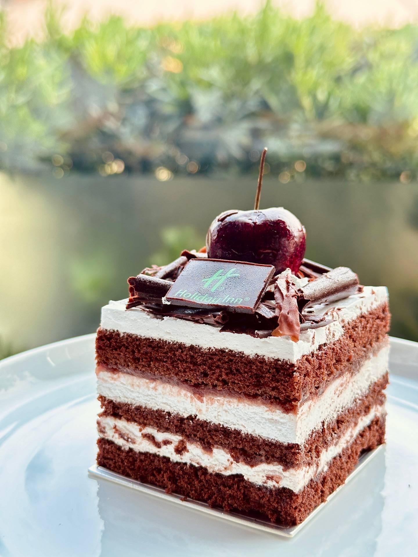 รีวิว The Hub Bar & Deli by Holiday Inn Siracha - เค้าว่ากันว่า ที่นี่ ...