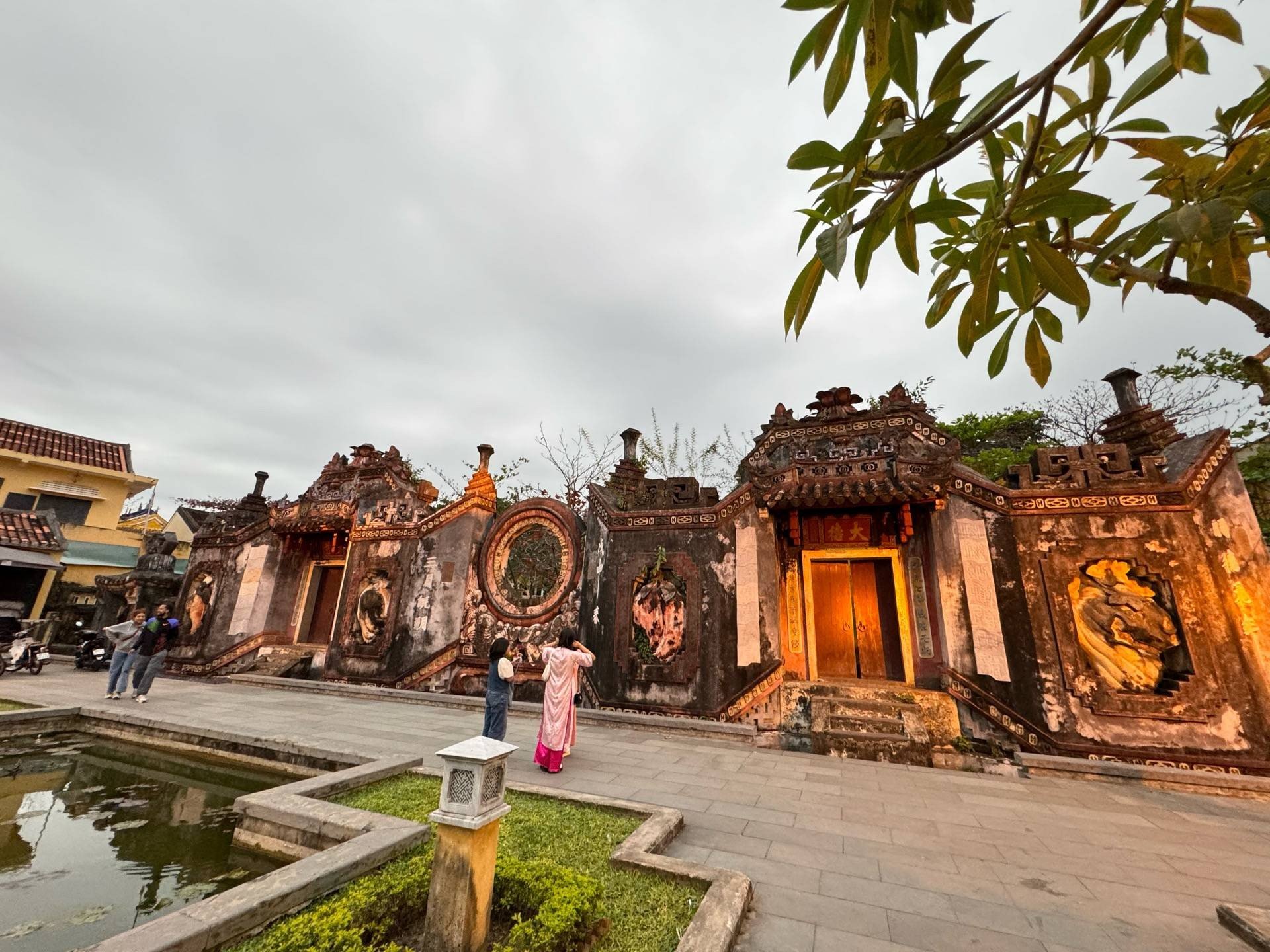 Bà Mụ Temple - รีวิวสถานที่ท่องเที่ยว