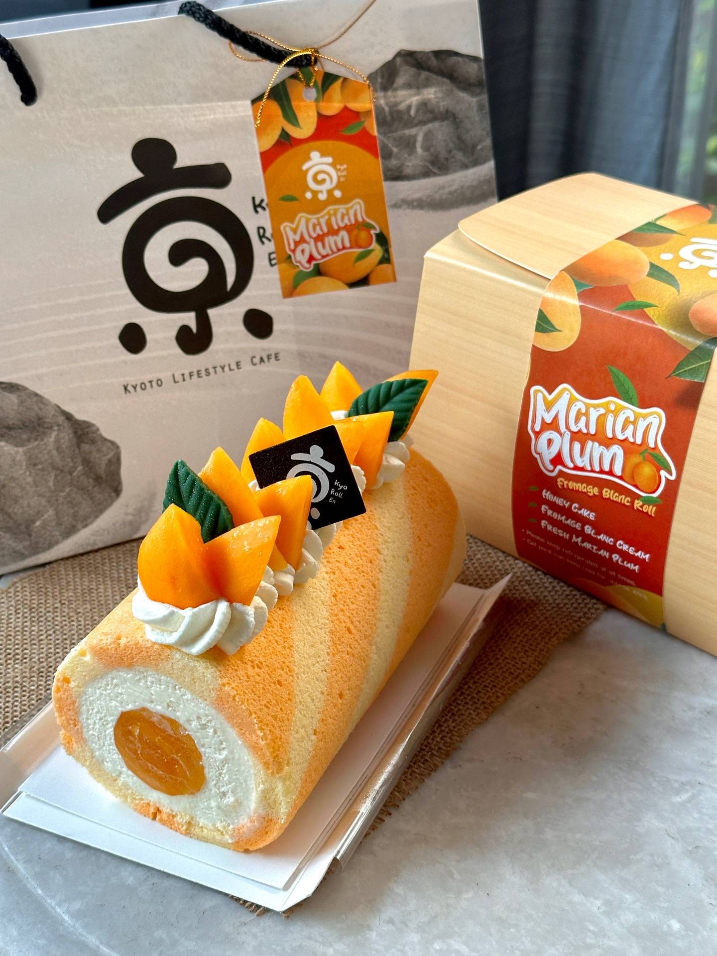 รีวิว Kyo Roll En เซ็นทรัล แจ้งวัฒนะ - Roll Cake มะยงชิด! 🧡 เปรี้ยวหวาน ...