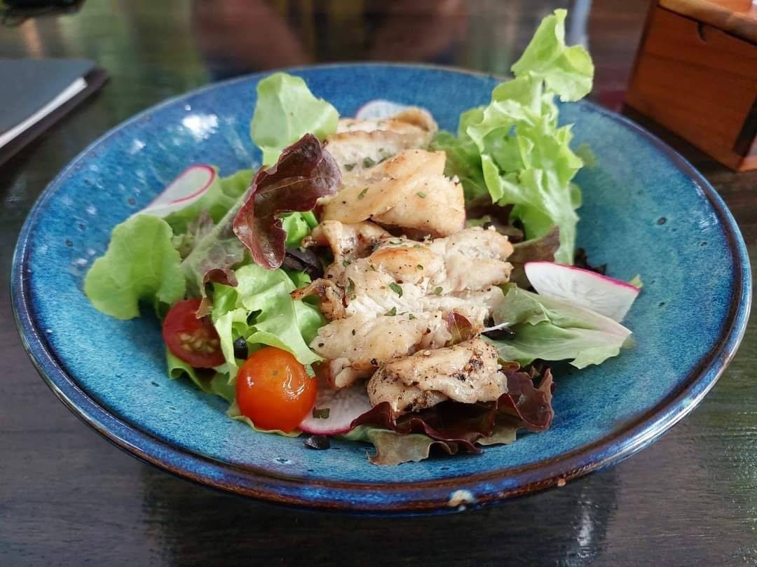 รีวิว 360 Hours Cafe & Bar - - คาเฟ่ที่เปิดเช้า ร่มรื่น