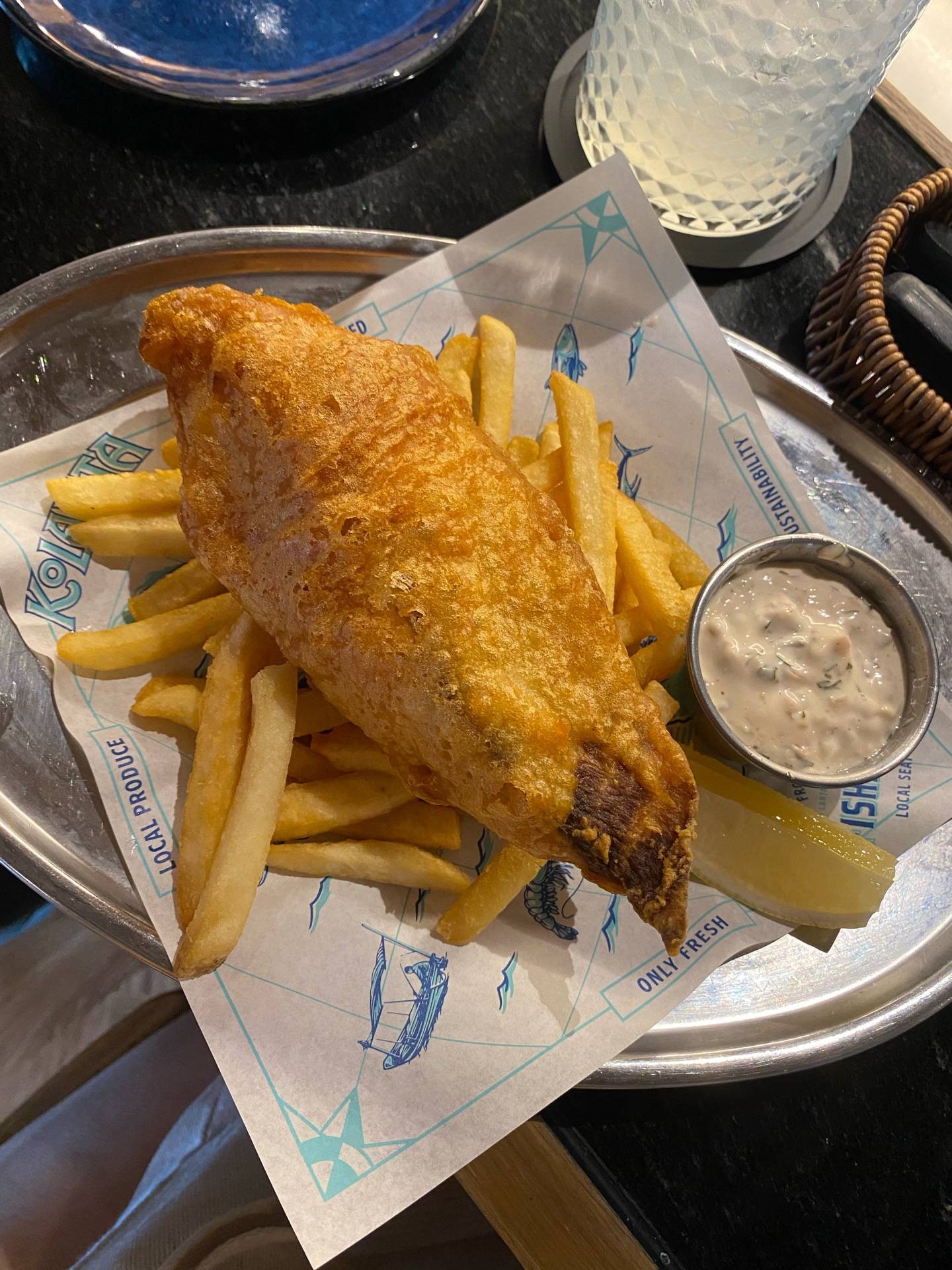 รีวิว Fishmonger อารีย์ - Fishmonger คนเยอะมากก