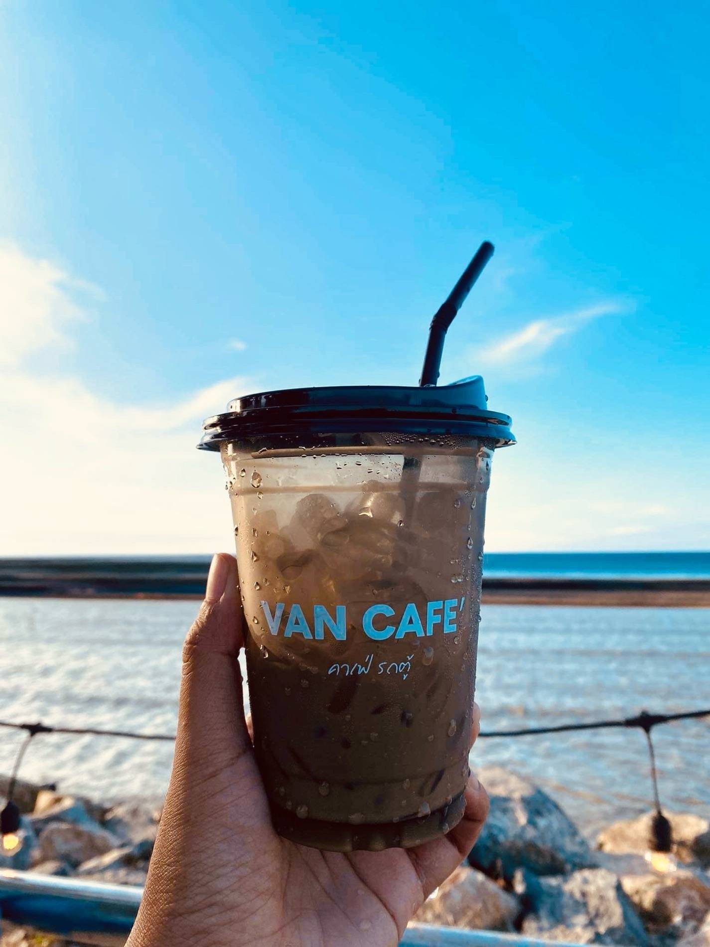 ร้าน VAN CAFE’ คาเฟ่รถตู้ | รีวิวร้านอาหาร