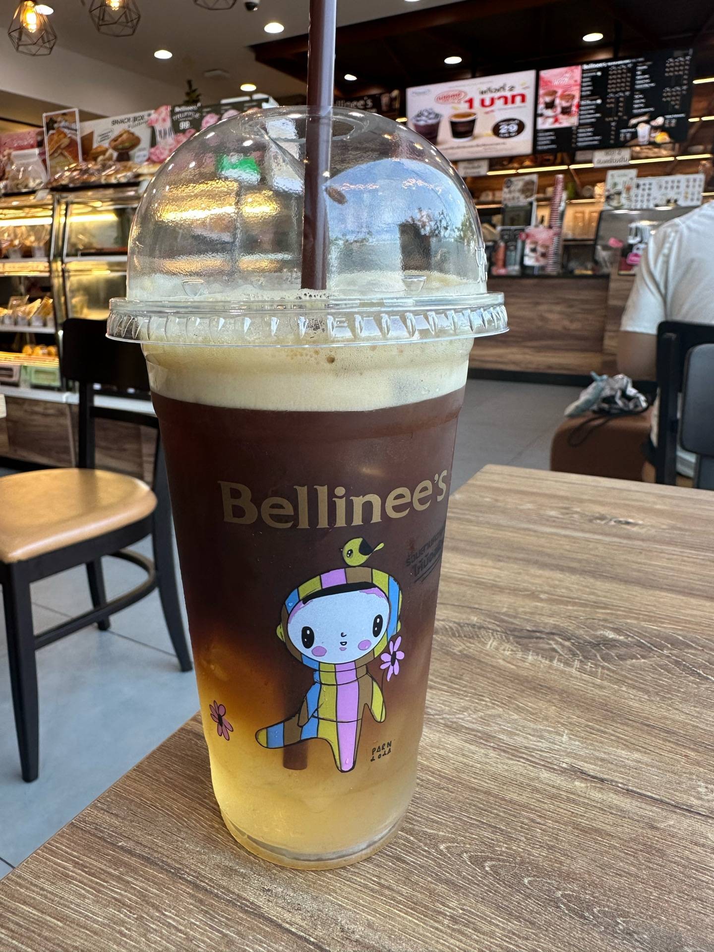 รีวิว Bellinee's Bake & Brew ศูนย์การแพทย์กาญจนาภิเษก - ร้านกาแฟที่มี ...