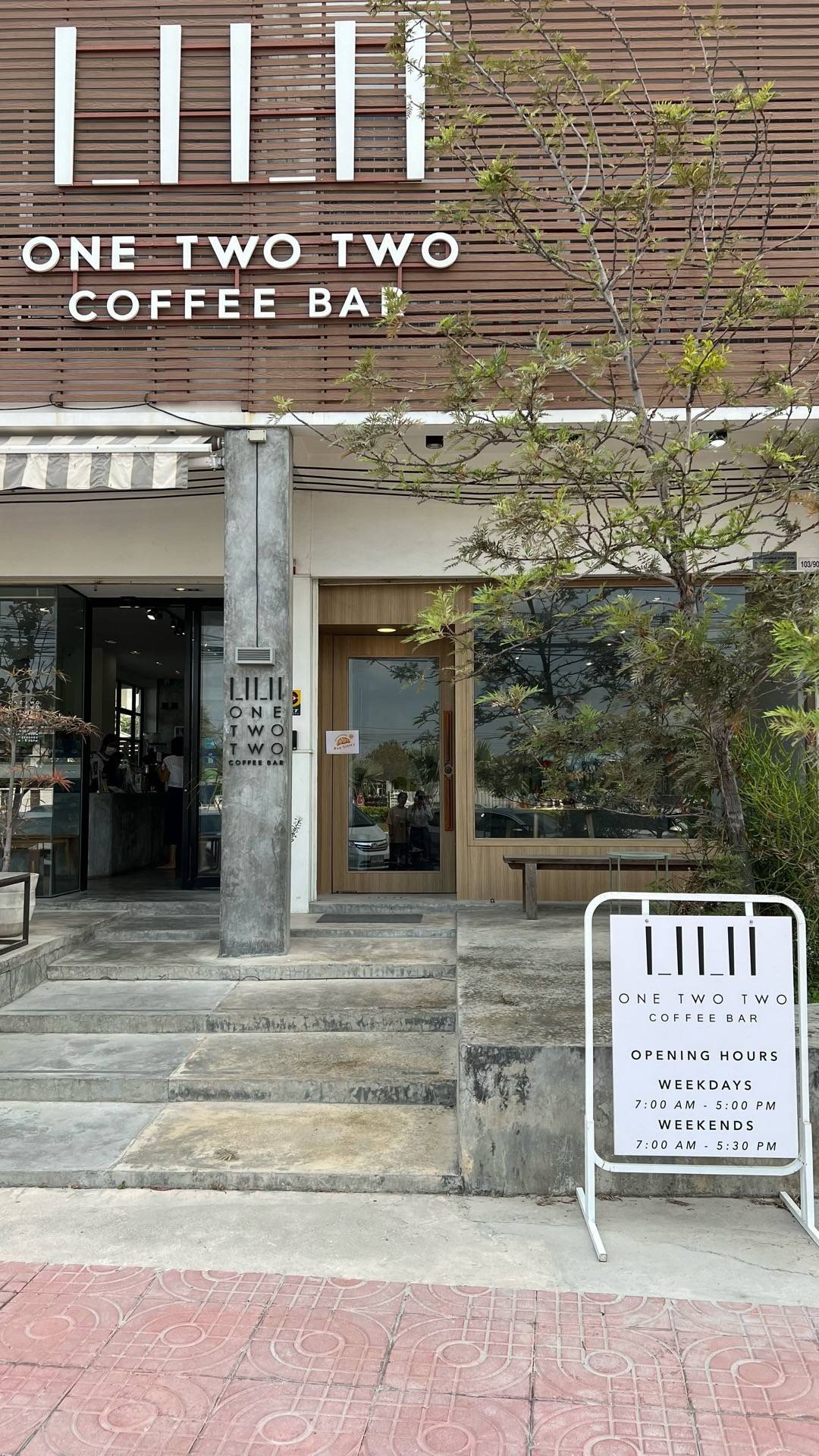 รีวิว One Two Two Coffee Bar ชลบุรี - ร้านนี้กาแฟดีขนมดี