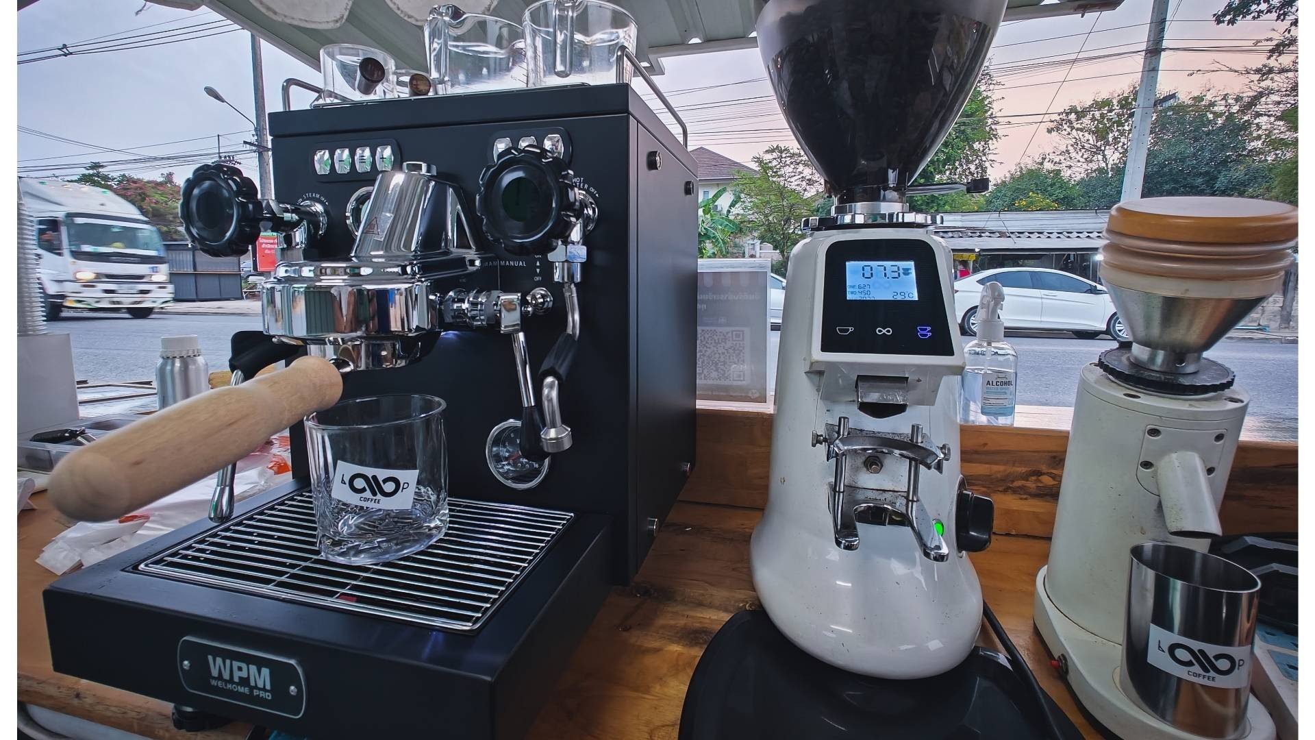 LOOP COFFEE - สั่งอาหารเดลิเวอรี | Wongnai x LINE MAN