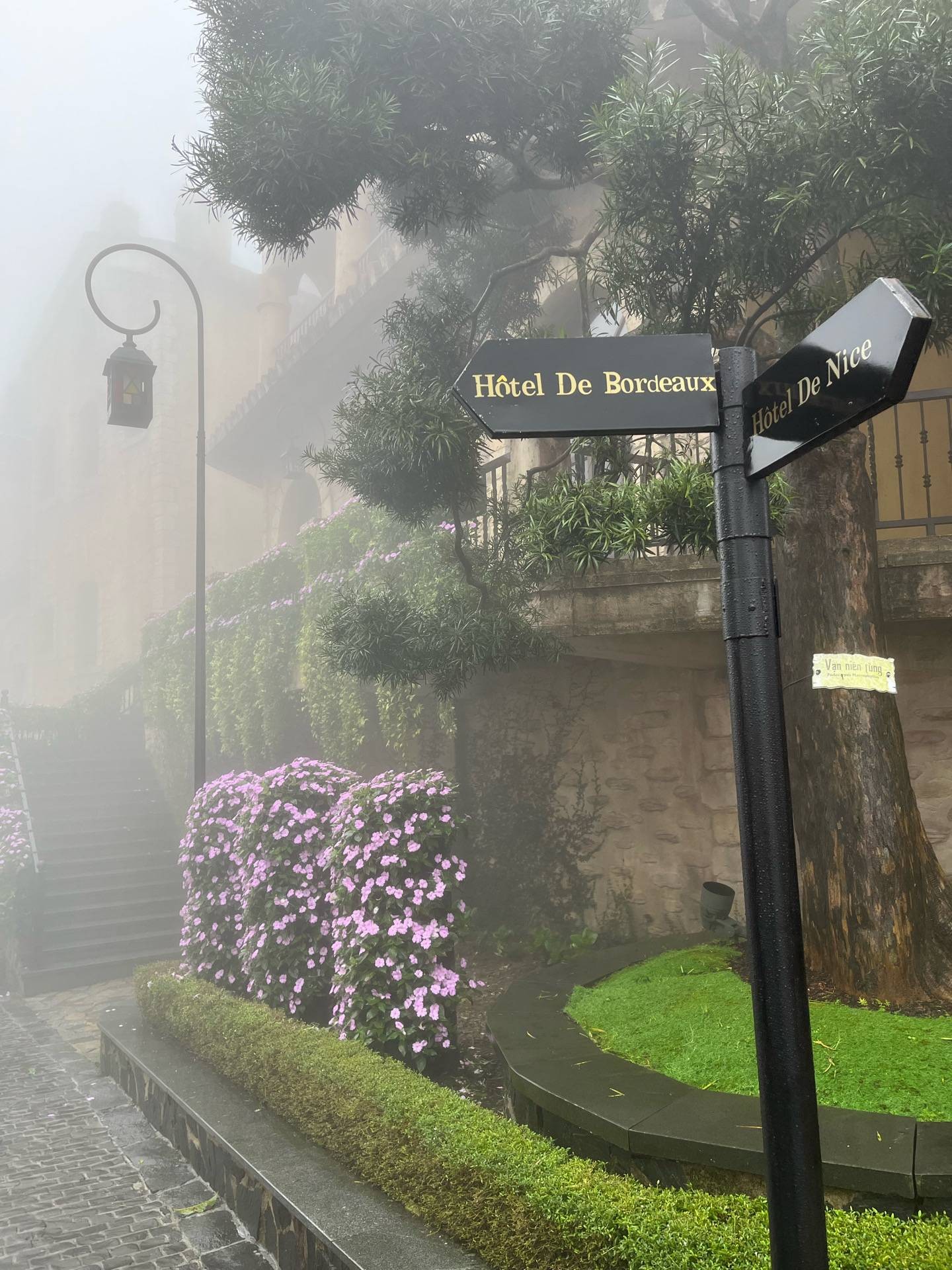 French Village - รีวิวสถานที่ท่องเที่ยว