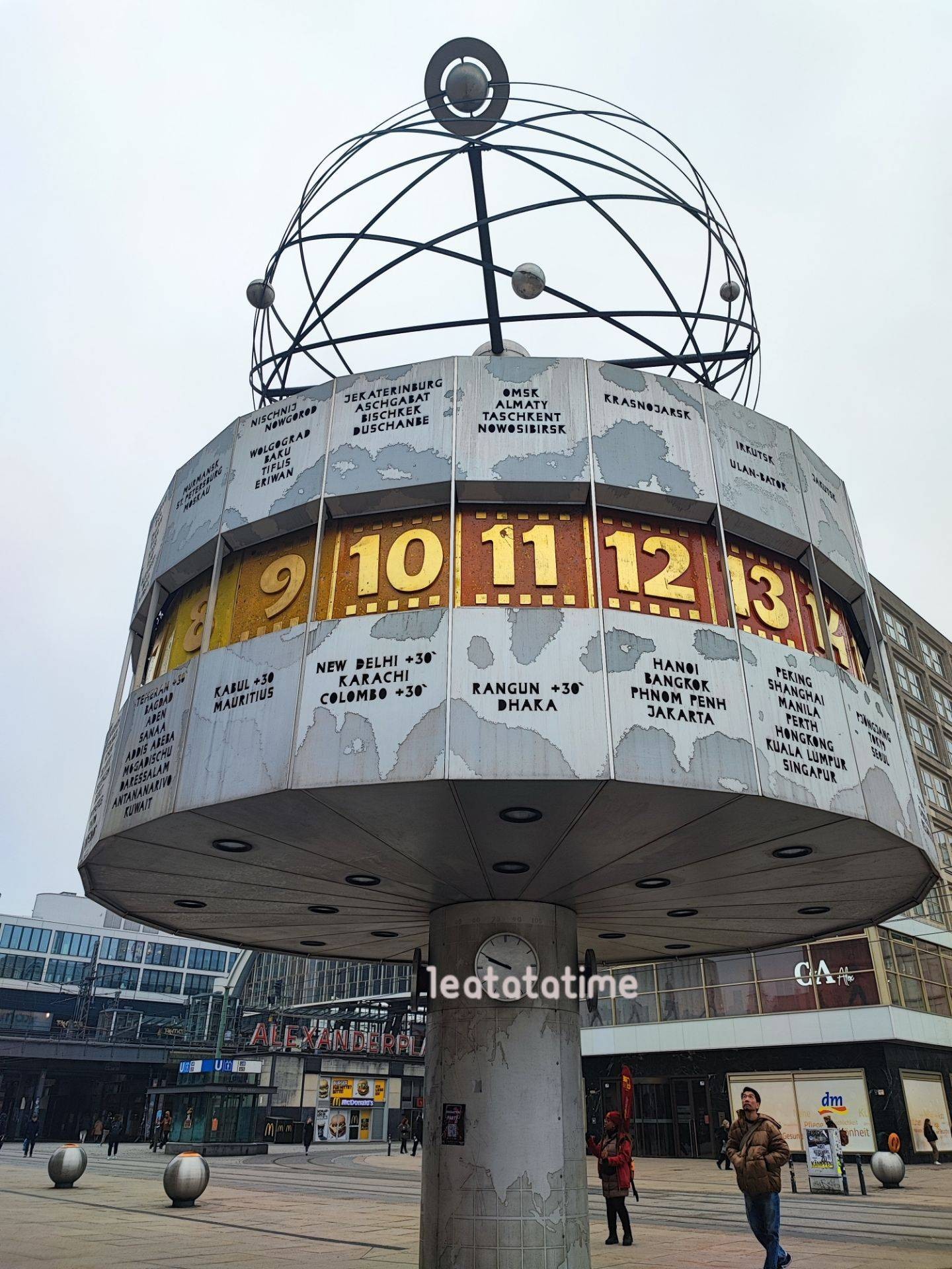 World Time Clock (weltzeituhr Berlin) - รีวิวสถานที่ท่องเที่ยว