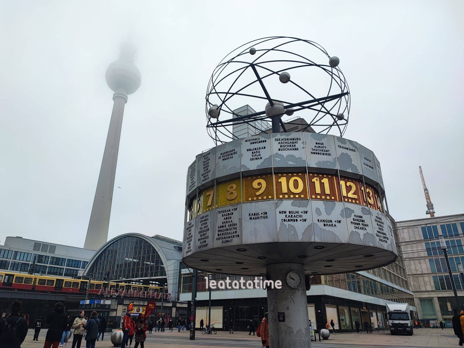 World Time Clock (weltzeituhr Berlin) - รีวิวสถานที่ท่องเที่ยว