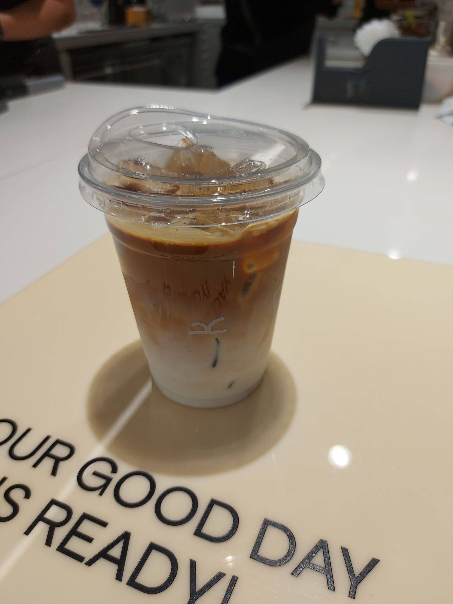 ICED LATTE ร้าน RISE COFFEE - Flagship Store เพลินจิต