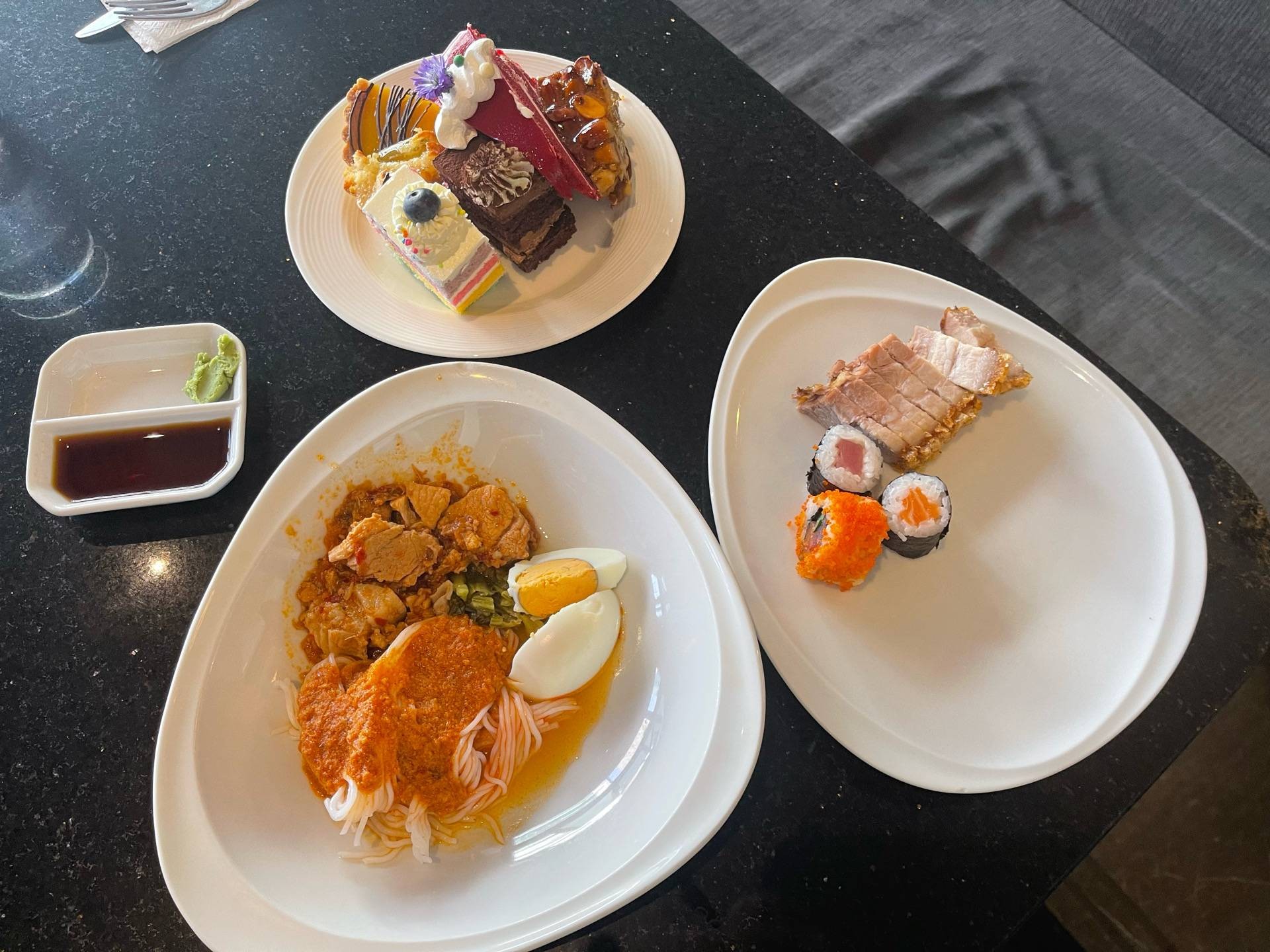 รีวิว Zeta Cafe โรงแรมฮอลิเดย์อินน์ กรุงเทพฯ - Buffet international ของ ...