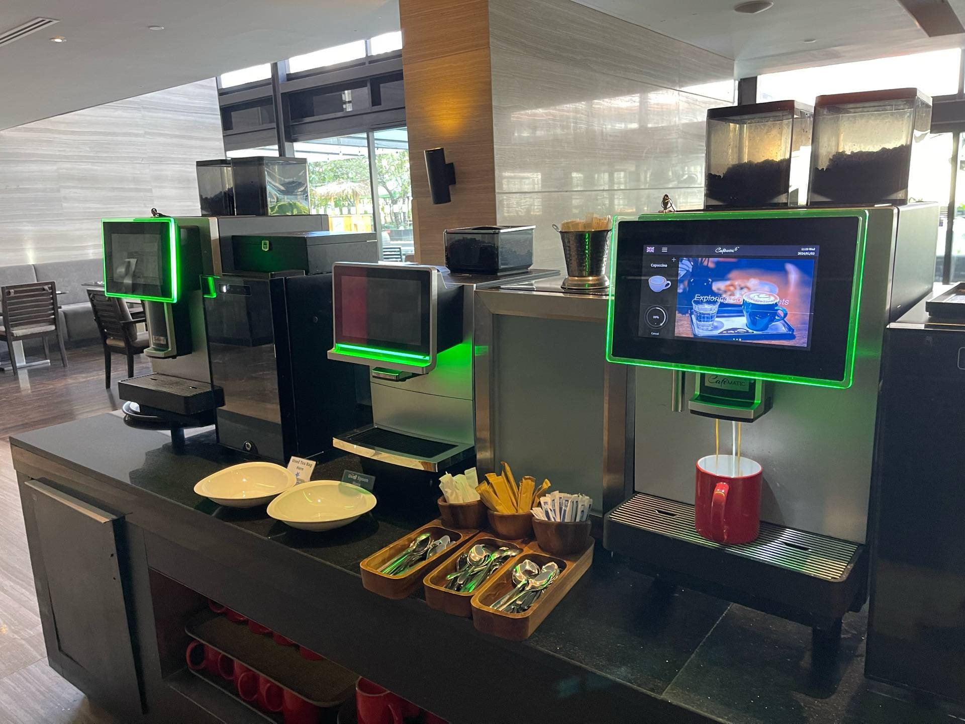 รูป Zeta Cafe โรงแรมฮอลิเดย์อินน์ กรุงเทพฯ