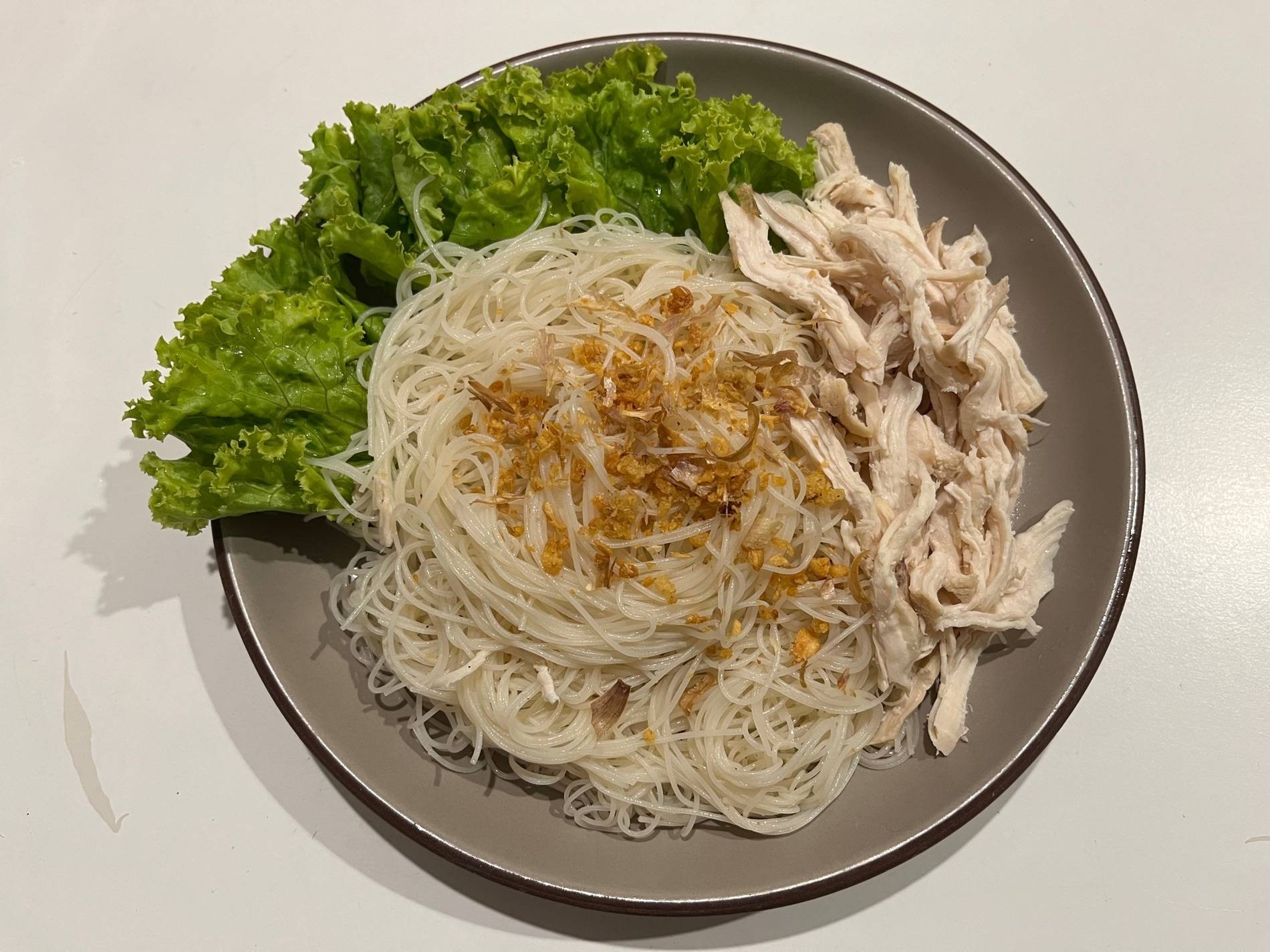 ร้าน เส้นหมี่ไก่ฉีก Meemui หมี่ มุ้ย | รีวิวร้านอาหาร